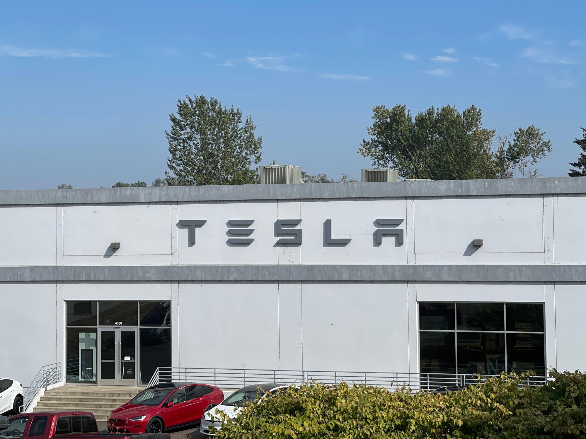 Tesla Motors Portland Service | Portland, OR | EV Station