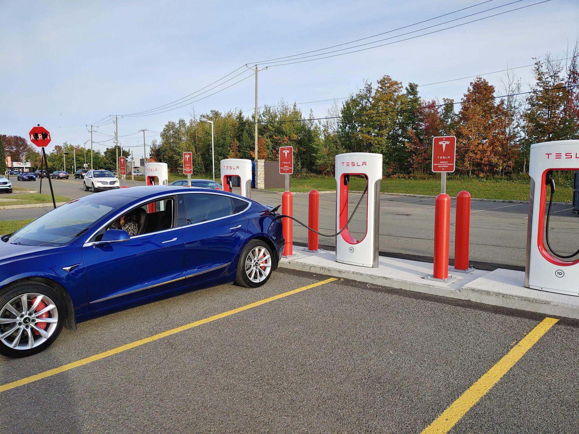 IGA Des Sources Cap Rouge (2) | Québec, QC | EV Station