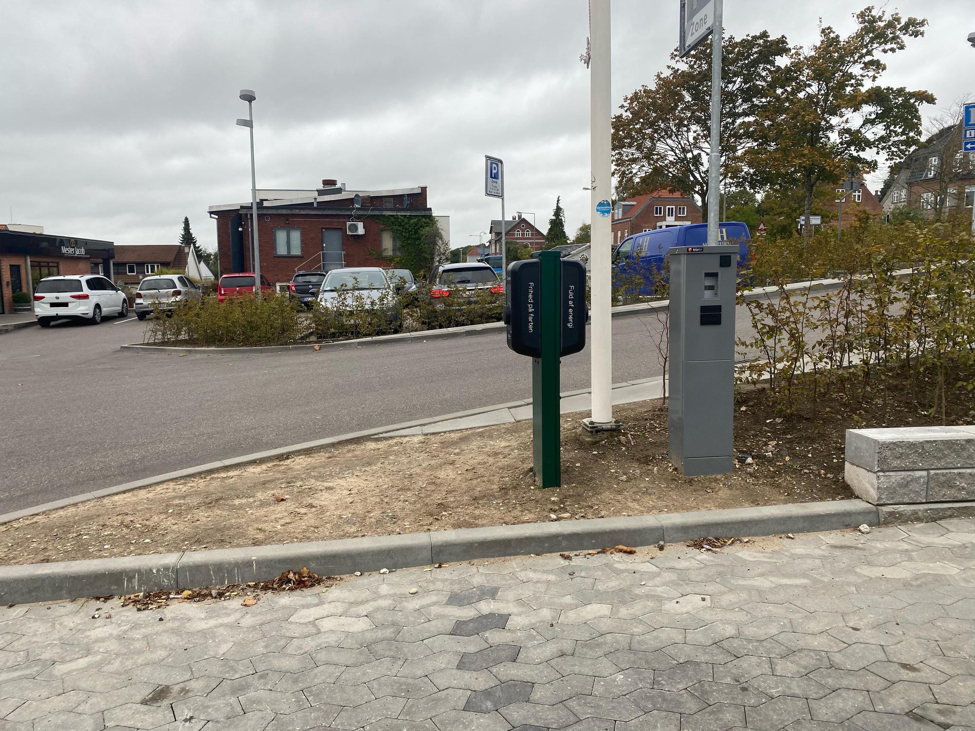 Netto Hadsten | Vesselbjergvej 10, 8370 Hadsten, Denmark | EV Station