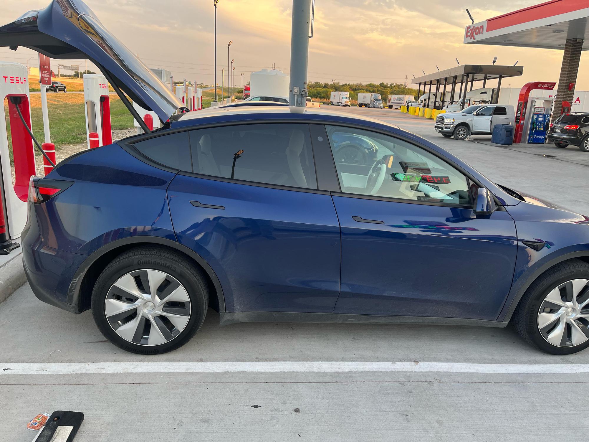 Abbott's Travel Center | Abbott, TX | EV Station
