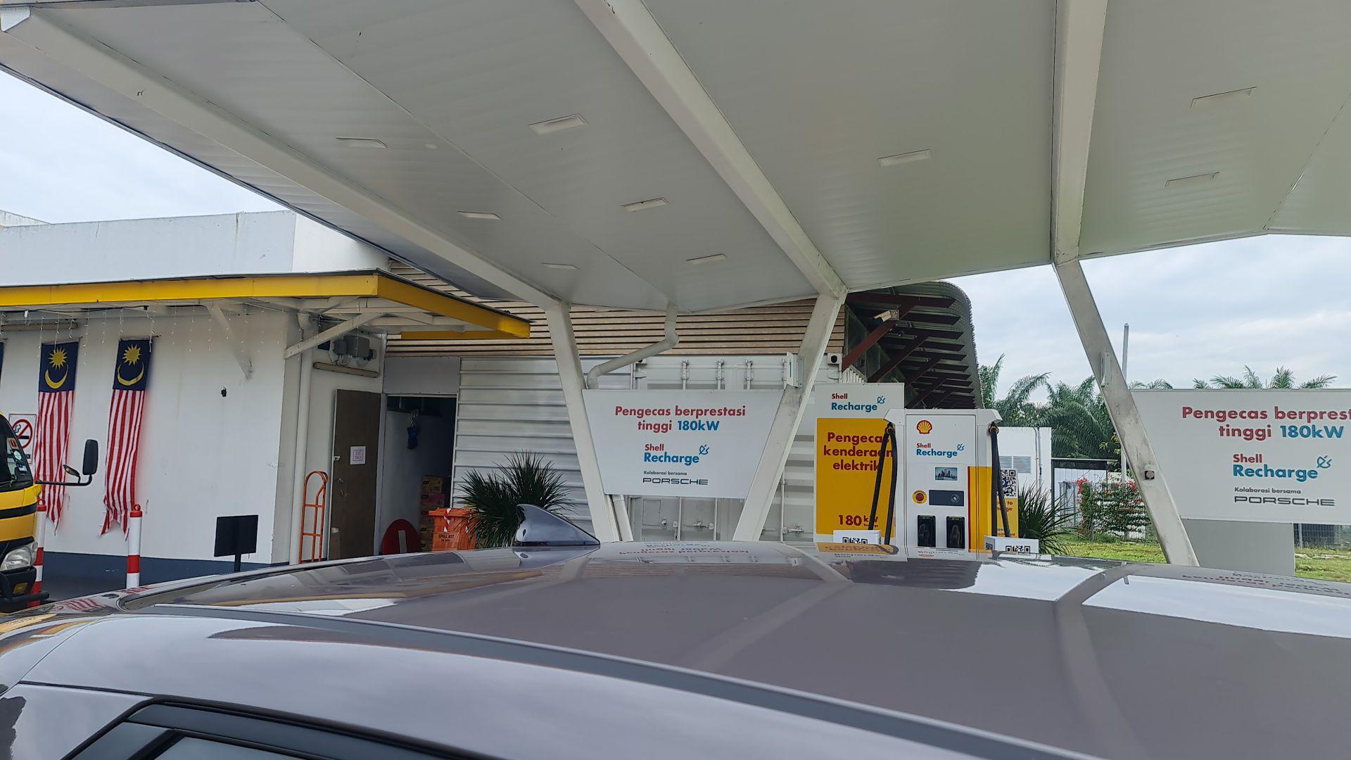 Shell Recharge | Tangkak Shell Southbound (180kW DC) | Tangkak, Johor ...