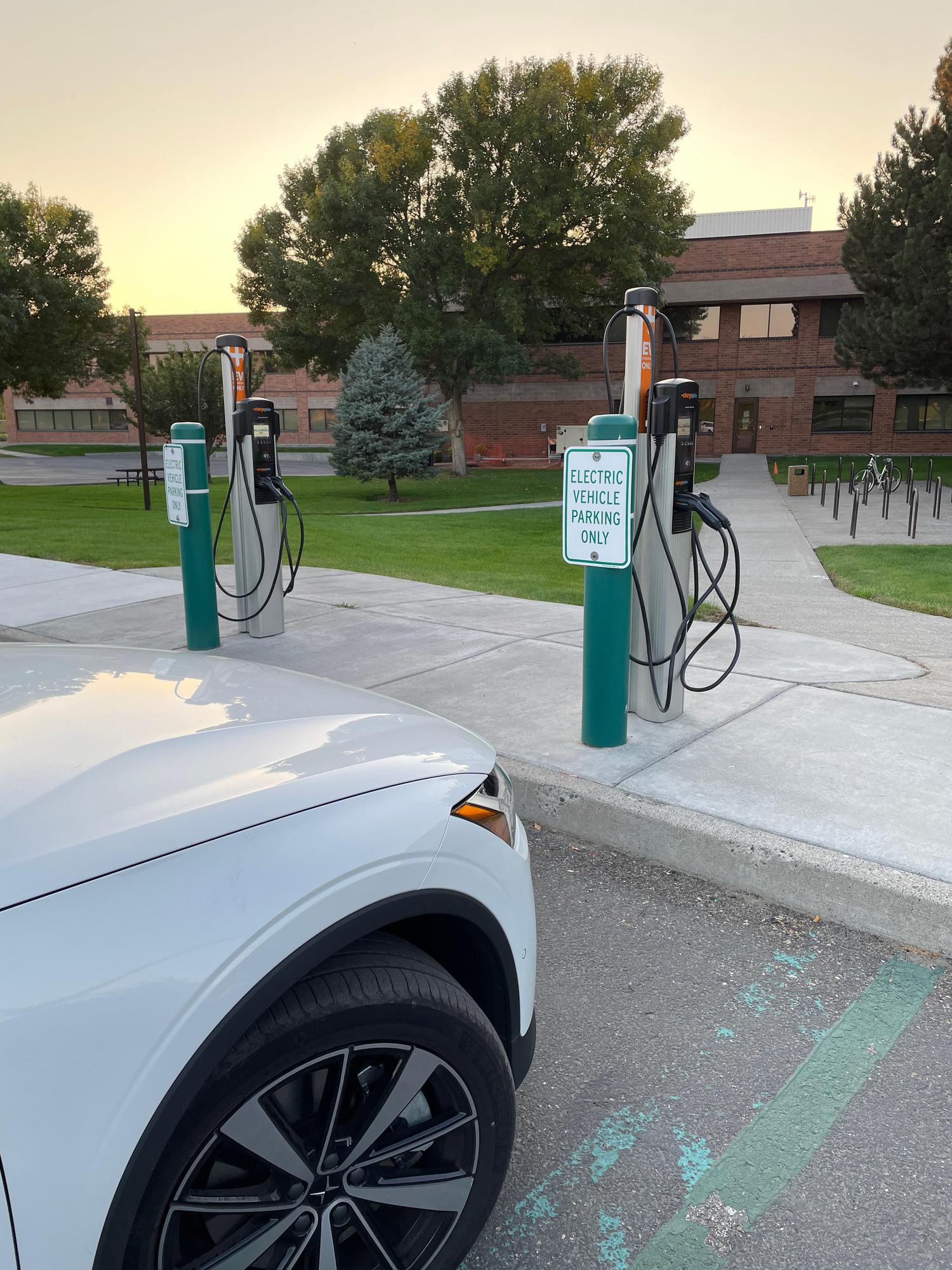 Environmental Technology Building (ETB) | Richland, WA | EV Station