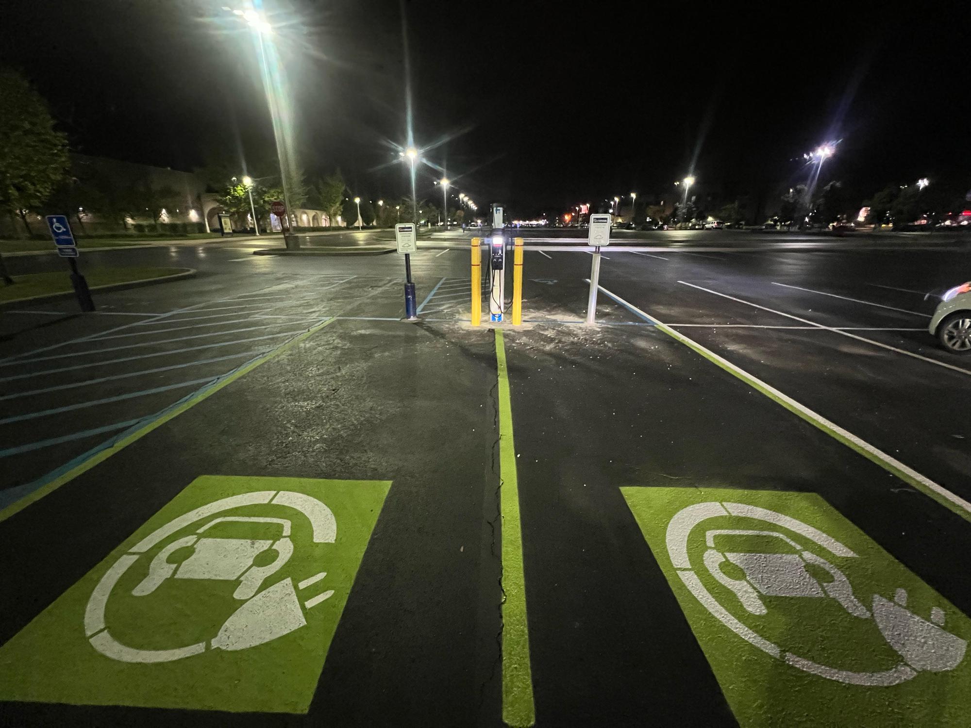 University of Toledo - Rocket Hall | Toledo, OH | EV Station