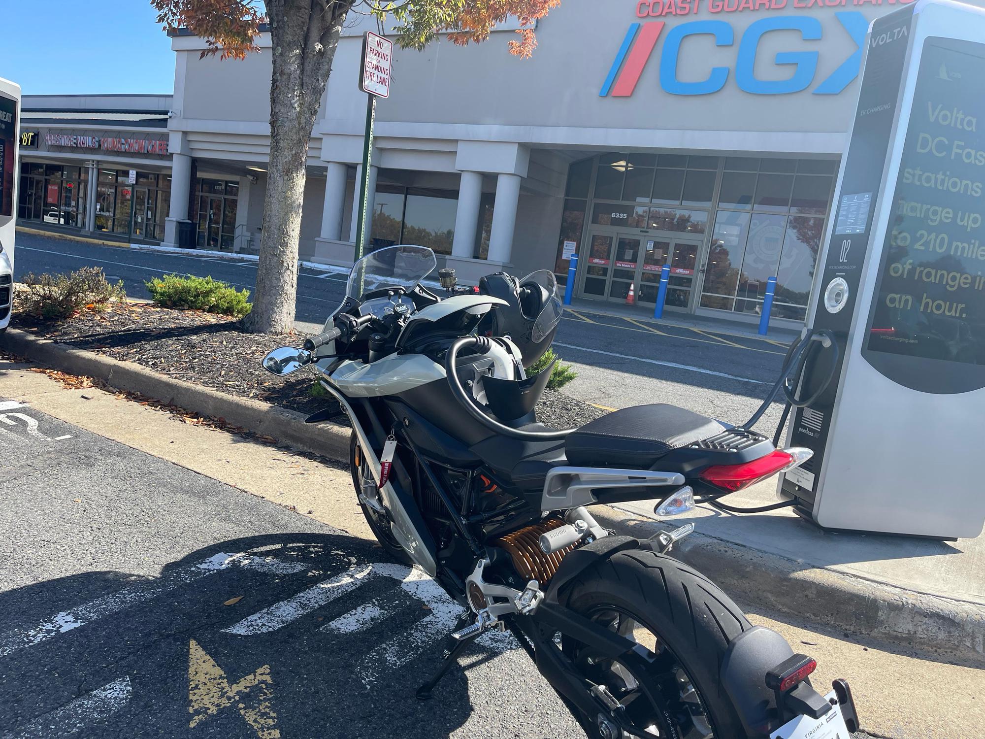 Centre Ridge Marketplace | Centreville, VA | EV Station