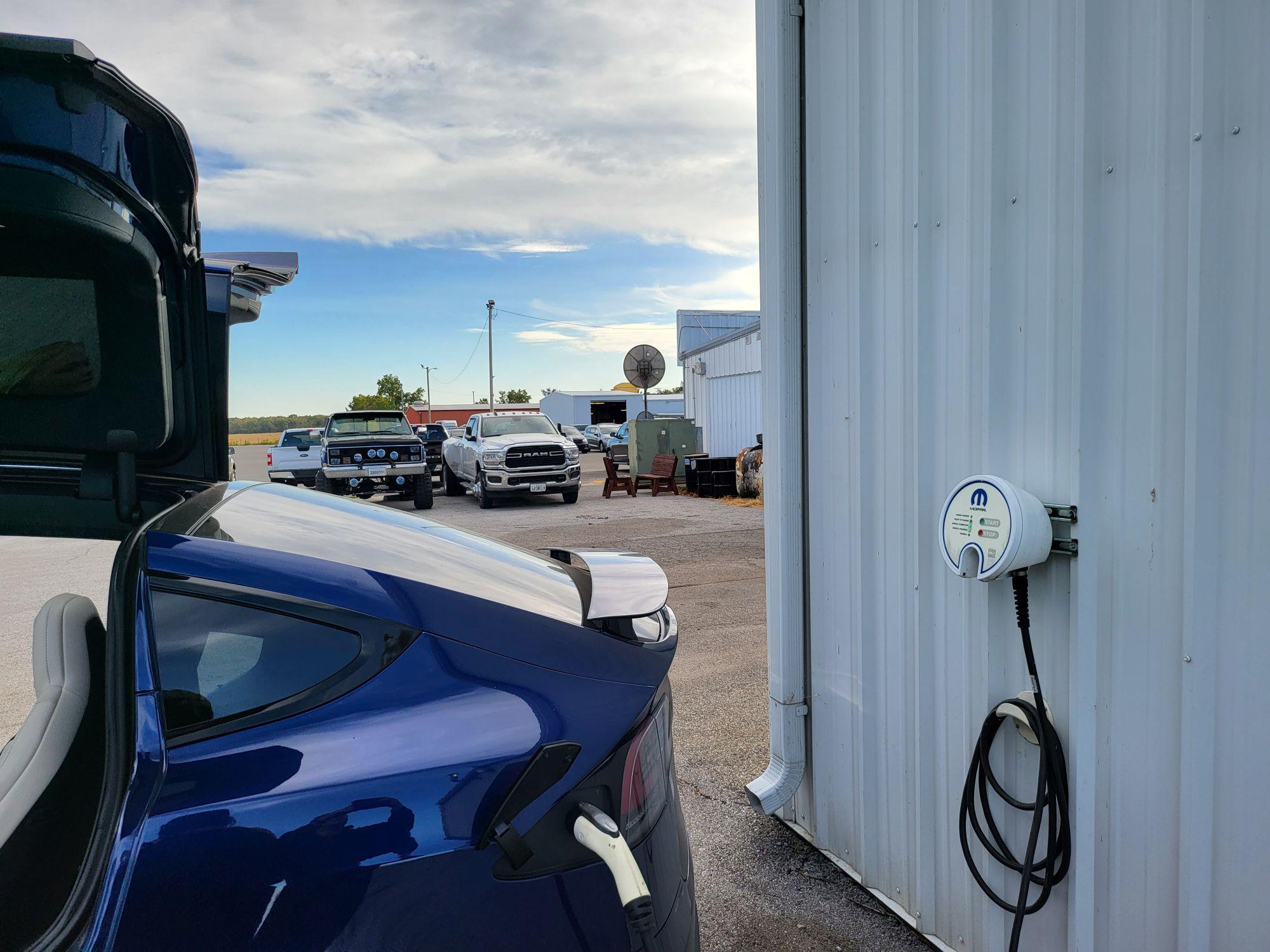 Jim Hayes Ford Lincoln | Harrisburg, IL | EV Station