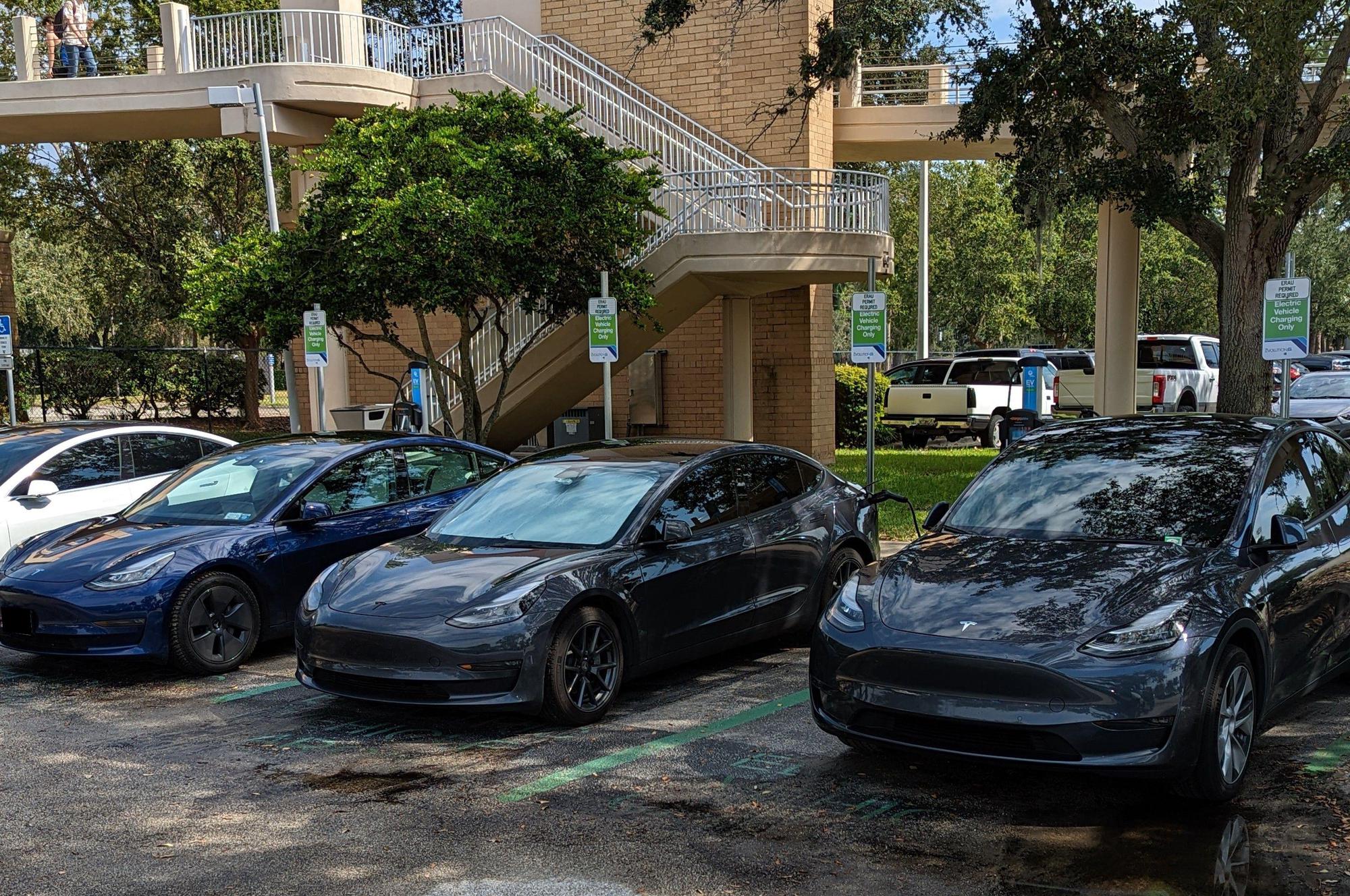 FPL EVOLUTION EMBRY RIDDLE 4 | Daytona Beach, FL | EV Station