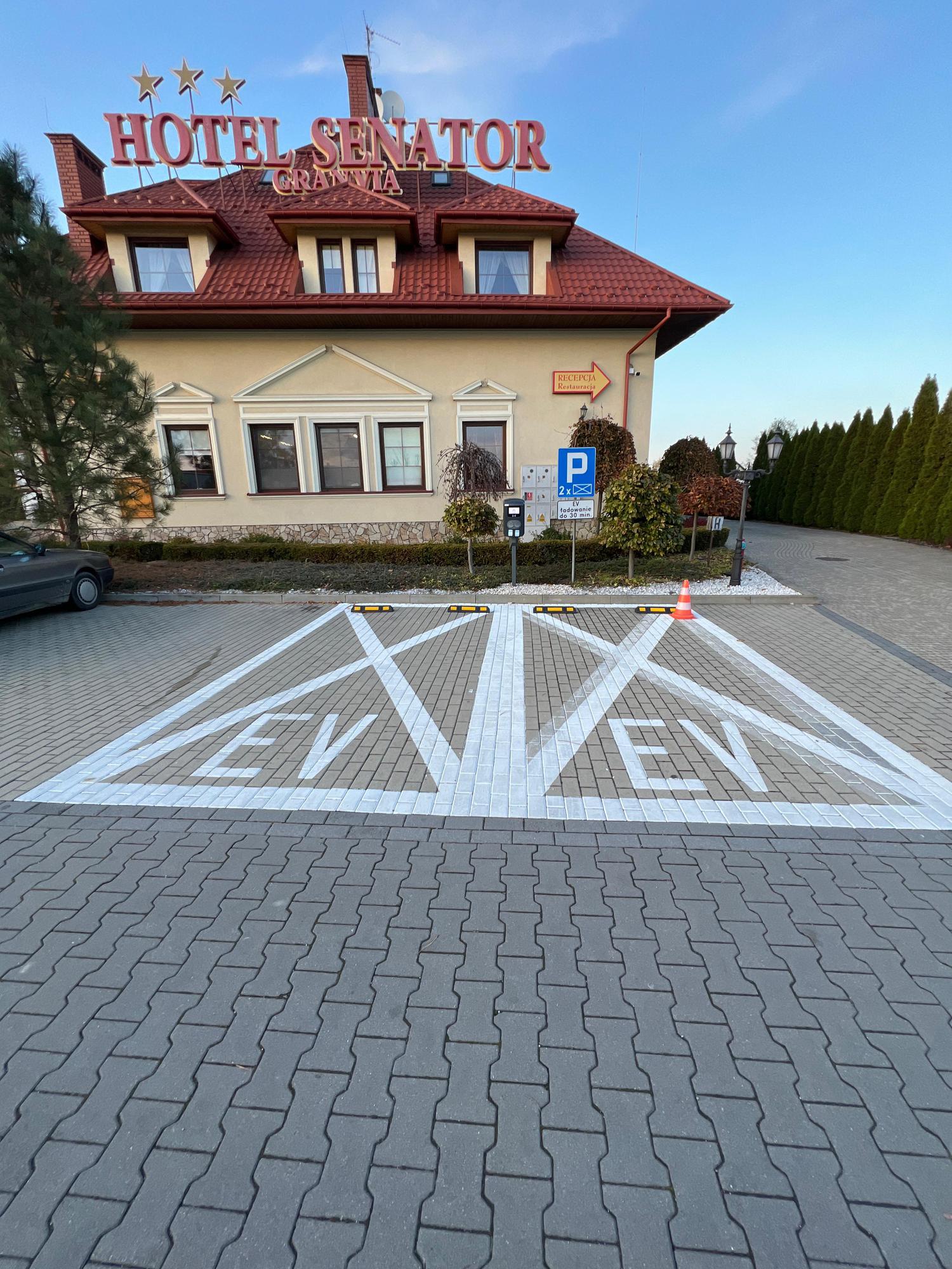 SENATOR, *** Hotel & Restaurant | Będziemyśl, Podkarpackie | EV Station