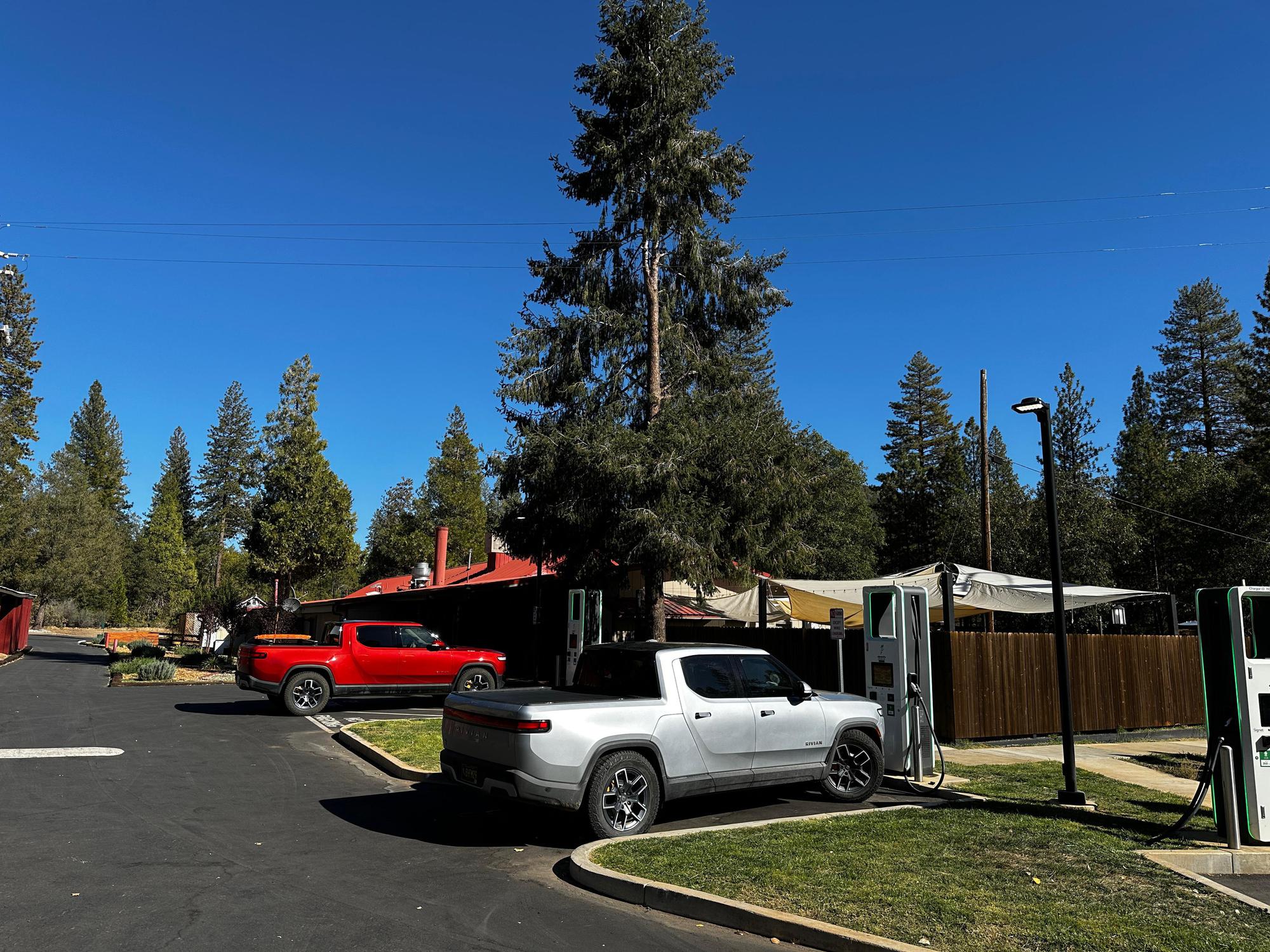 Yosemite Westgate Lodge/Buck Meadows Lodge | Buck Meadows, CA | EV Station