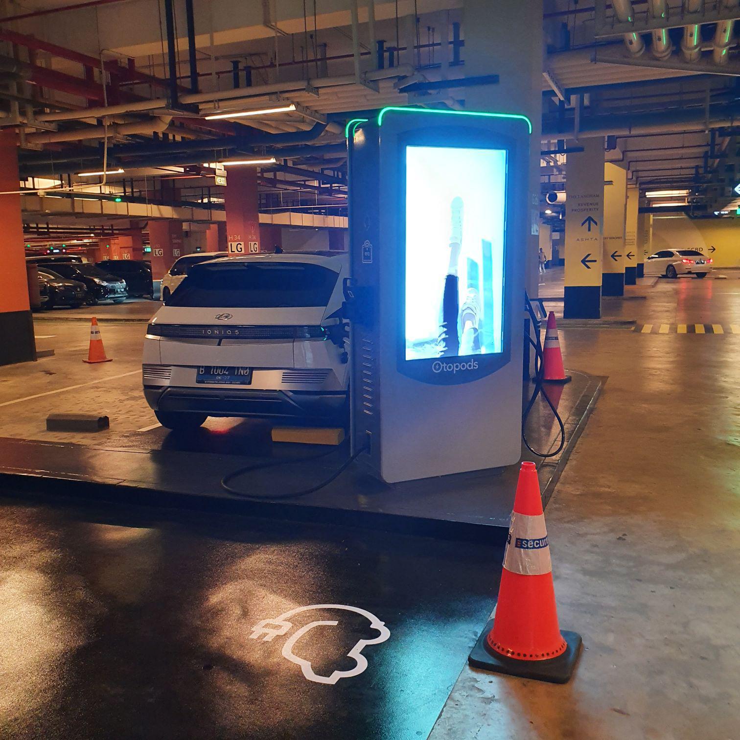 Otopods Ashta District 8 | Jl. Senopati No.24, RT.8/RW.5, Senayan, Kec ...