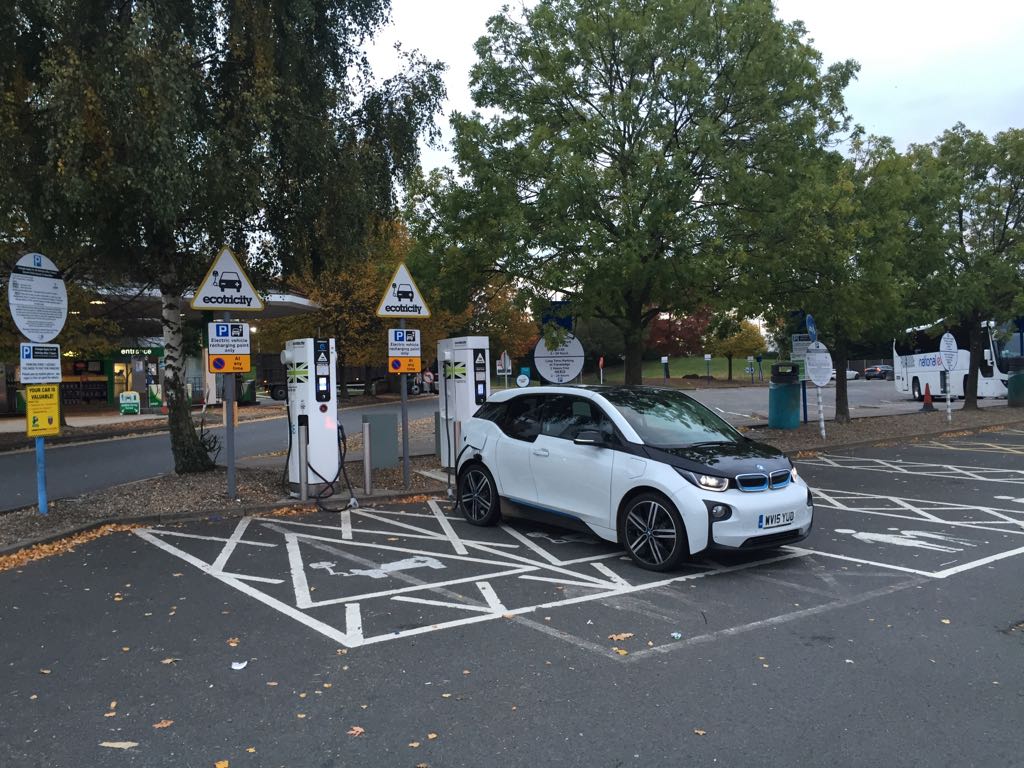 Chieveley Services M4/A34 | Moto Services, M4/A34 Motorway Jct 13 ...