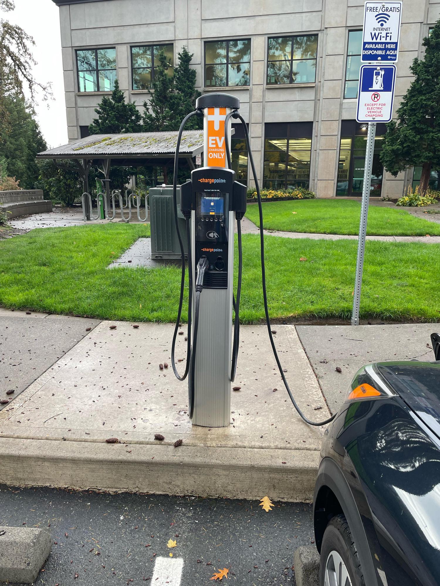 Hillsboro Brookwood Library | Hillsboro, OR | EV Station