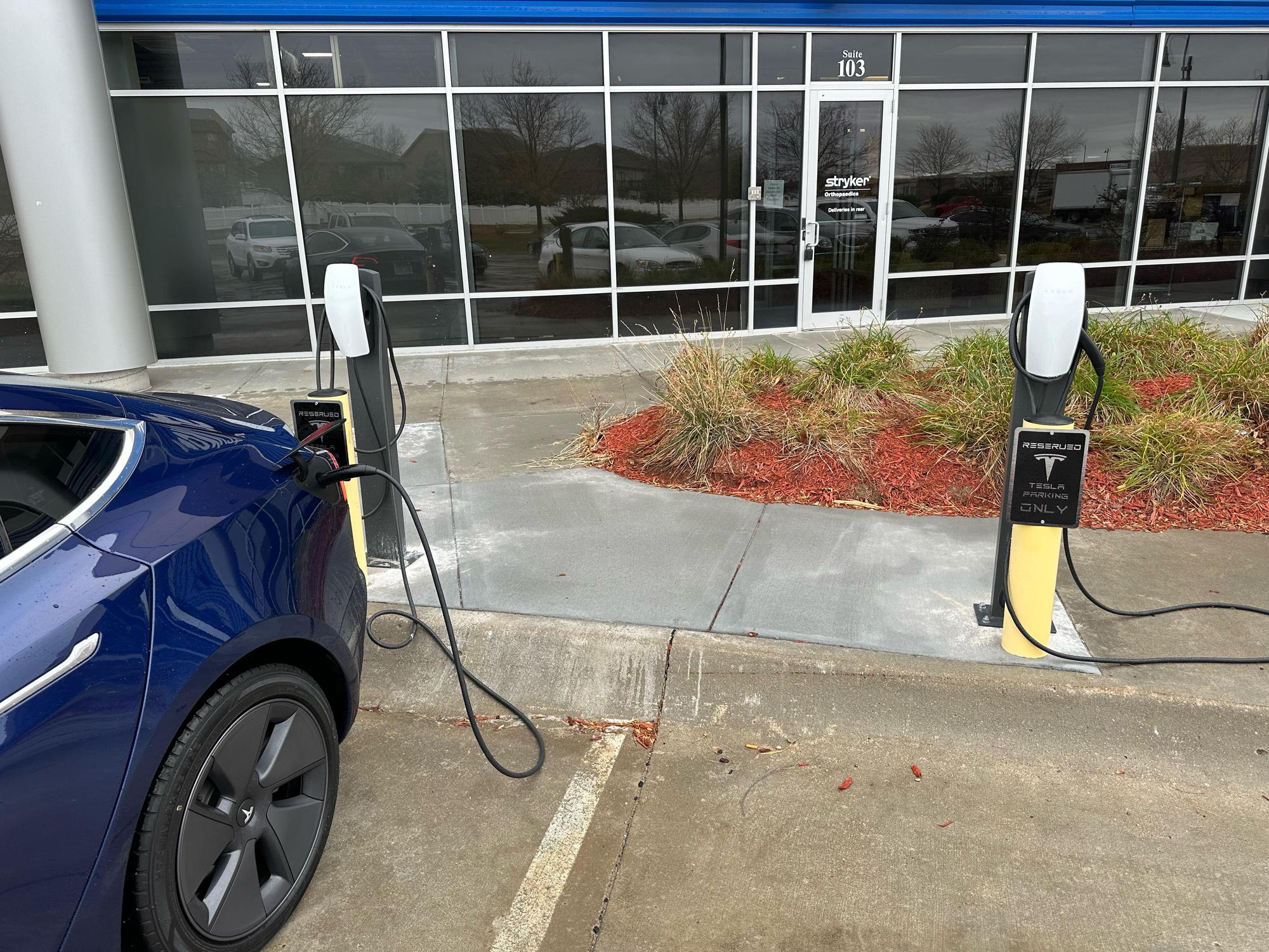 Stryker/Everlight Solar | La Vista, NE | EV Station