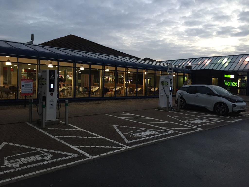 Warwick Southbound Services M40 (1) | Welcome Break Services, M40 ...