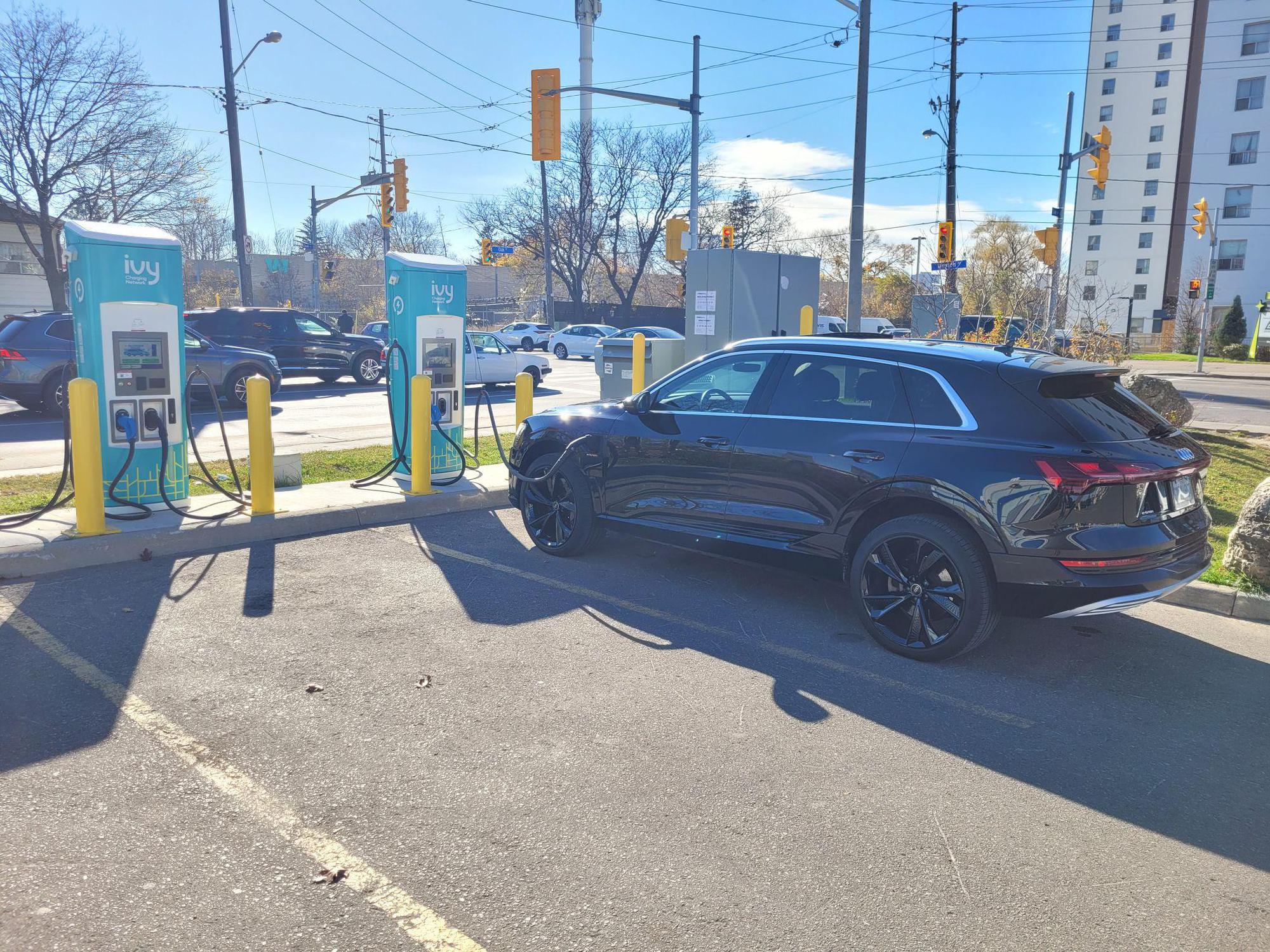 Mobil Weston Road | Toronto, ON | EV Station