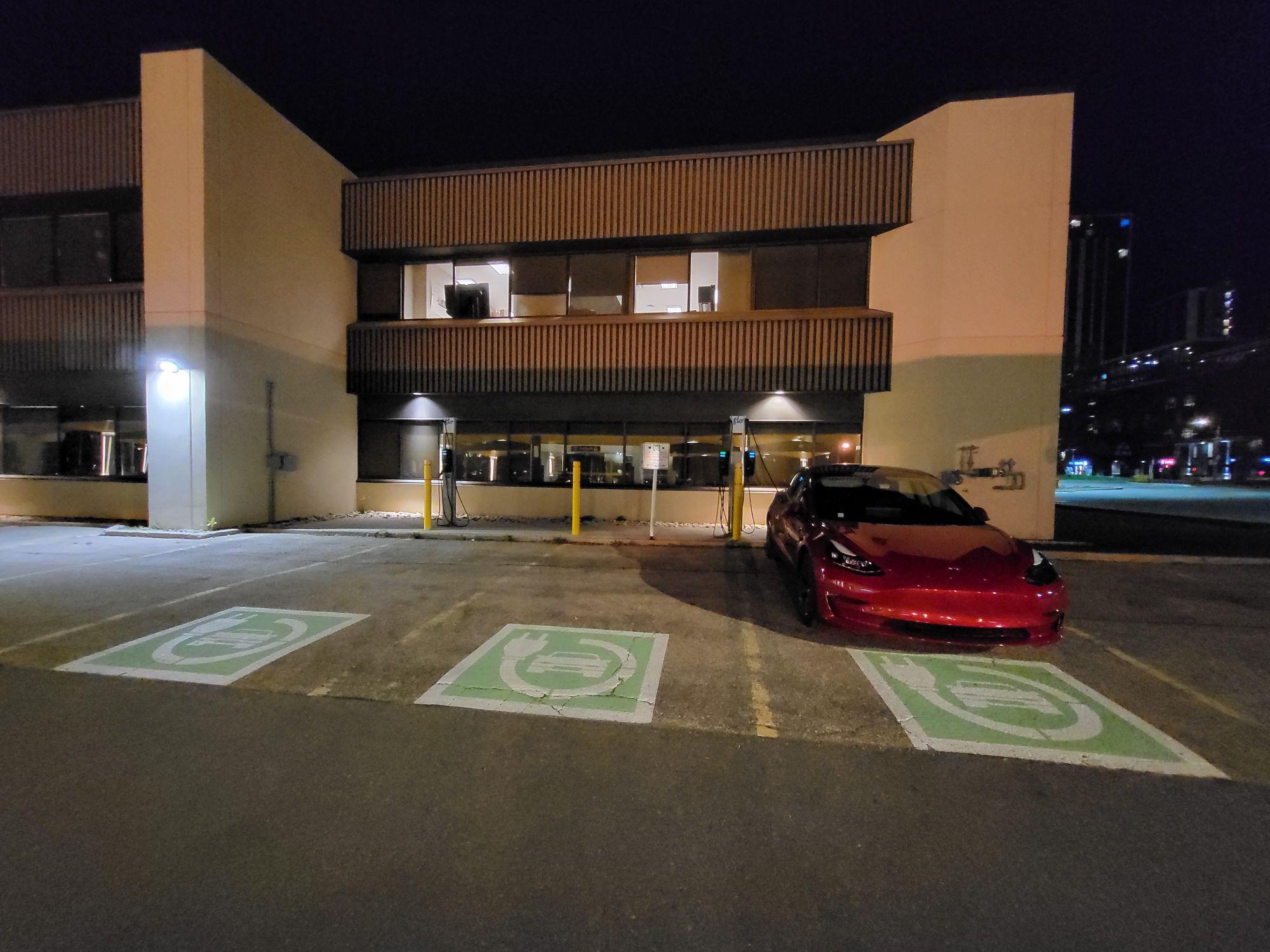 University of Waterloo - EC4 Building | Waterloo, ON | EV Station