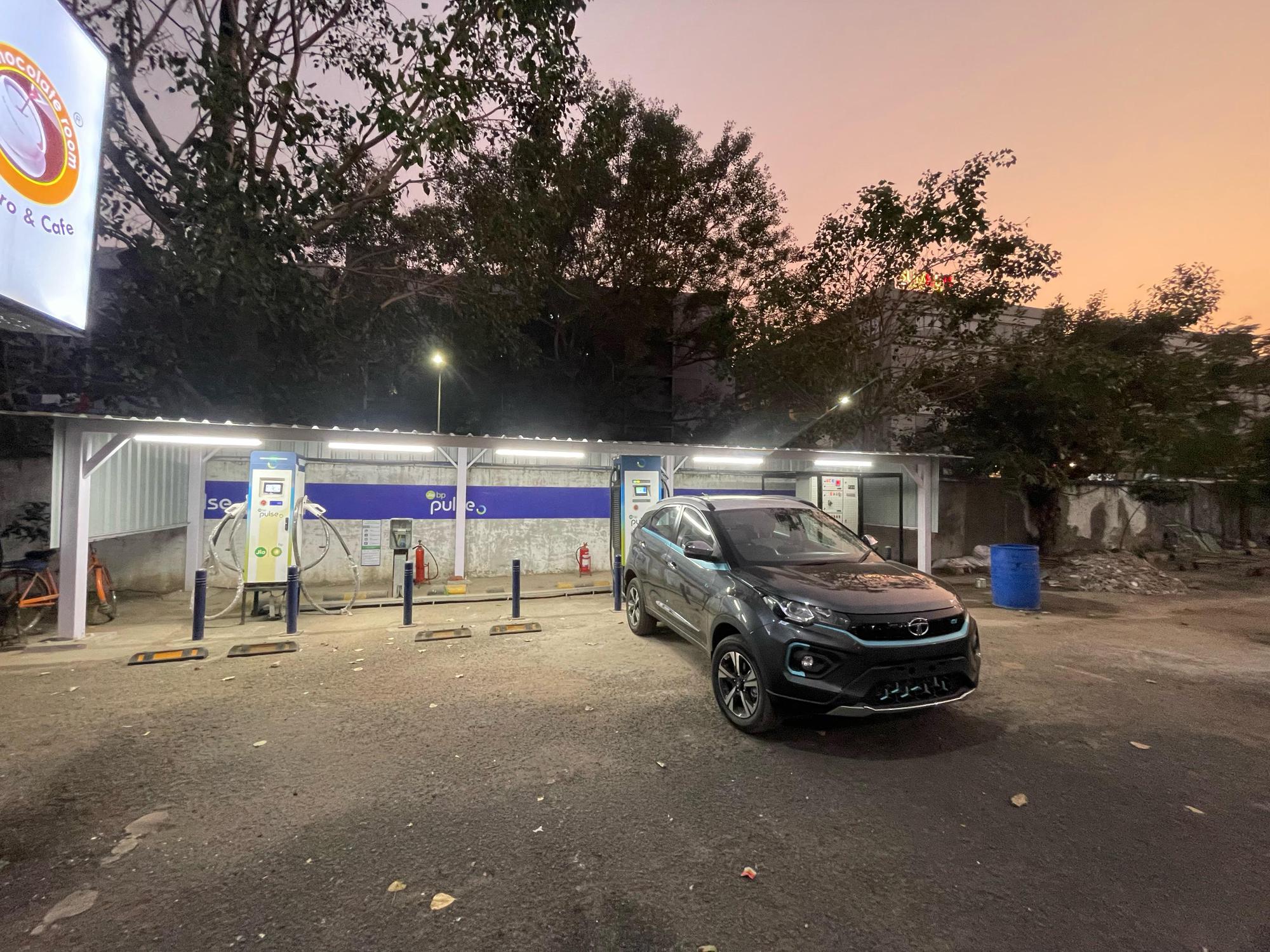 Reliance Mall, Shahibaug | Ahmedabad, GJ | EV Station