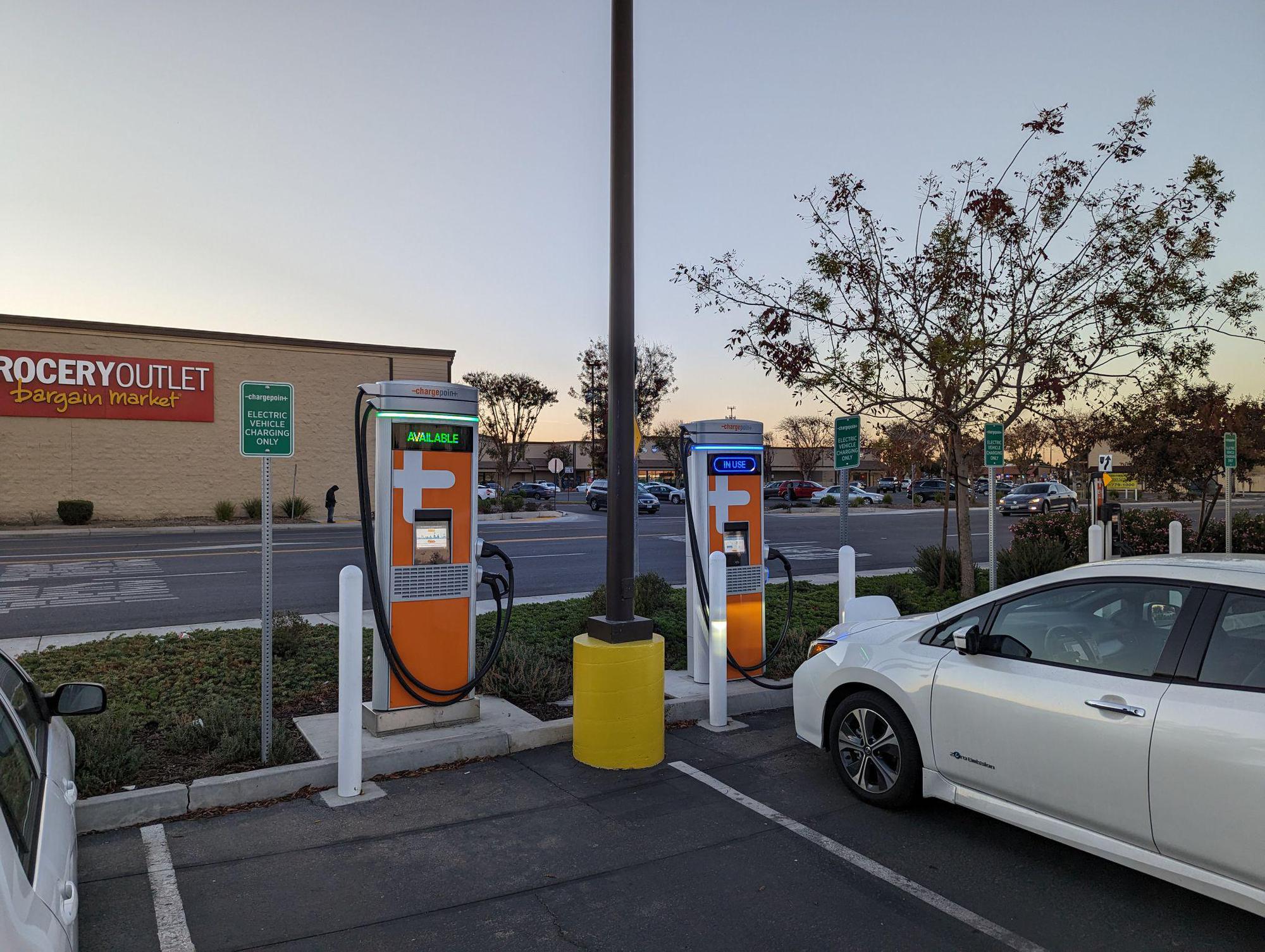 Save Mart | Los Banos, CA | EV Station