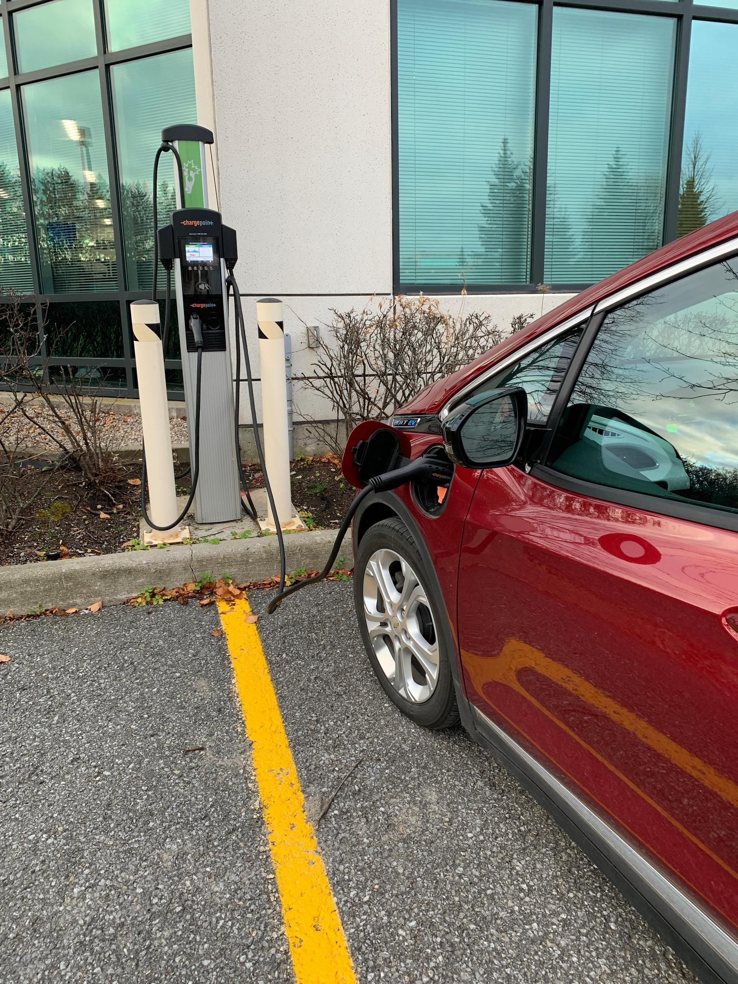1125 - 1135 - 1145 Innovation Office Complex | Ottawa, ON | EV Station