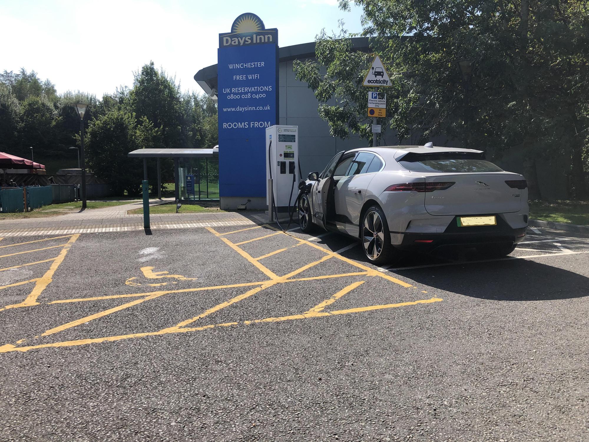 Winchester Southbound Services M3 | Moto Services, M3 Motorway (S) Jct ...