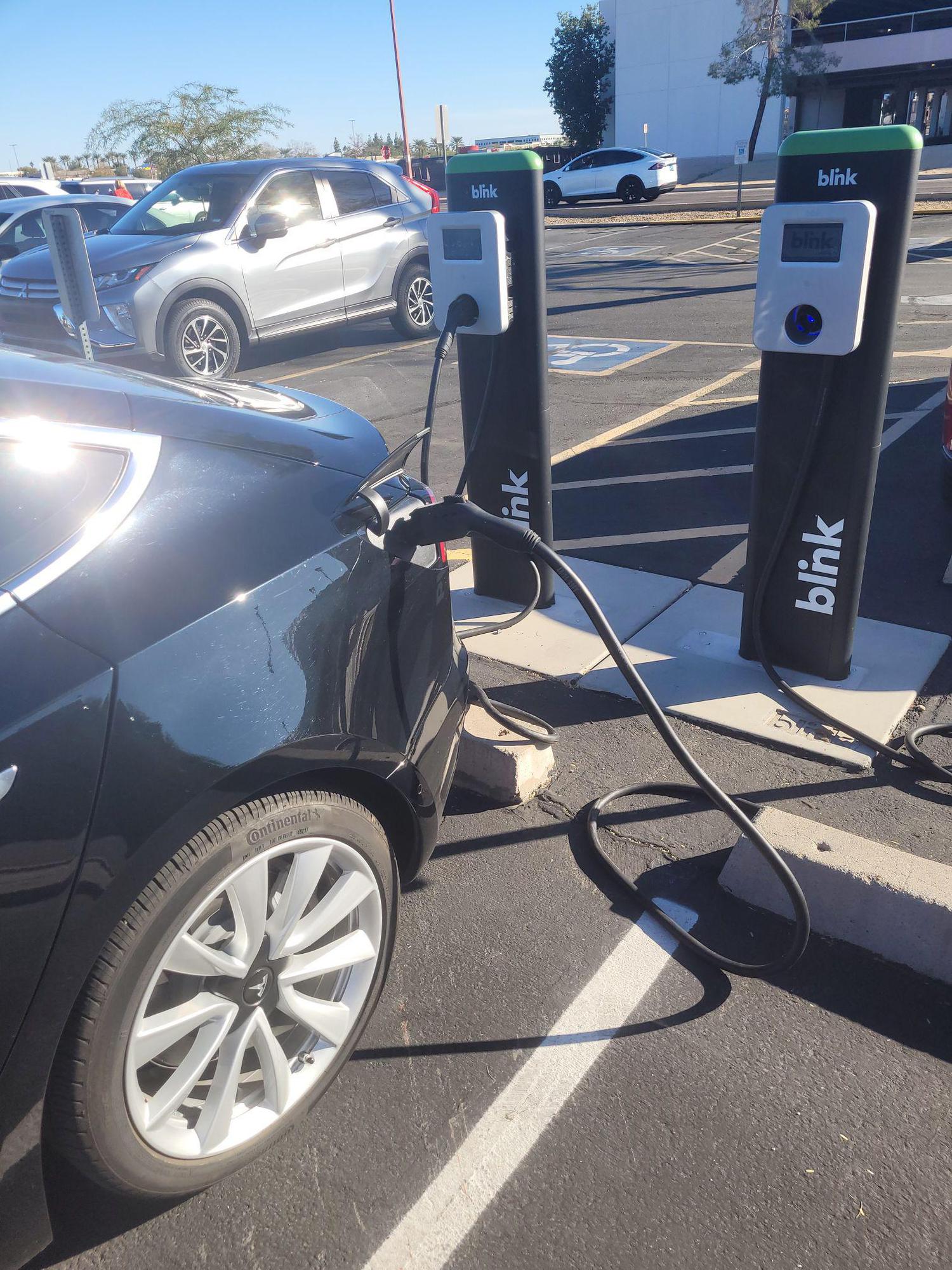 Mesquite Library | Phoenix, AZ | EV Station
