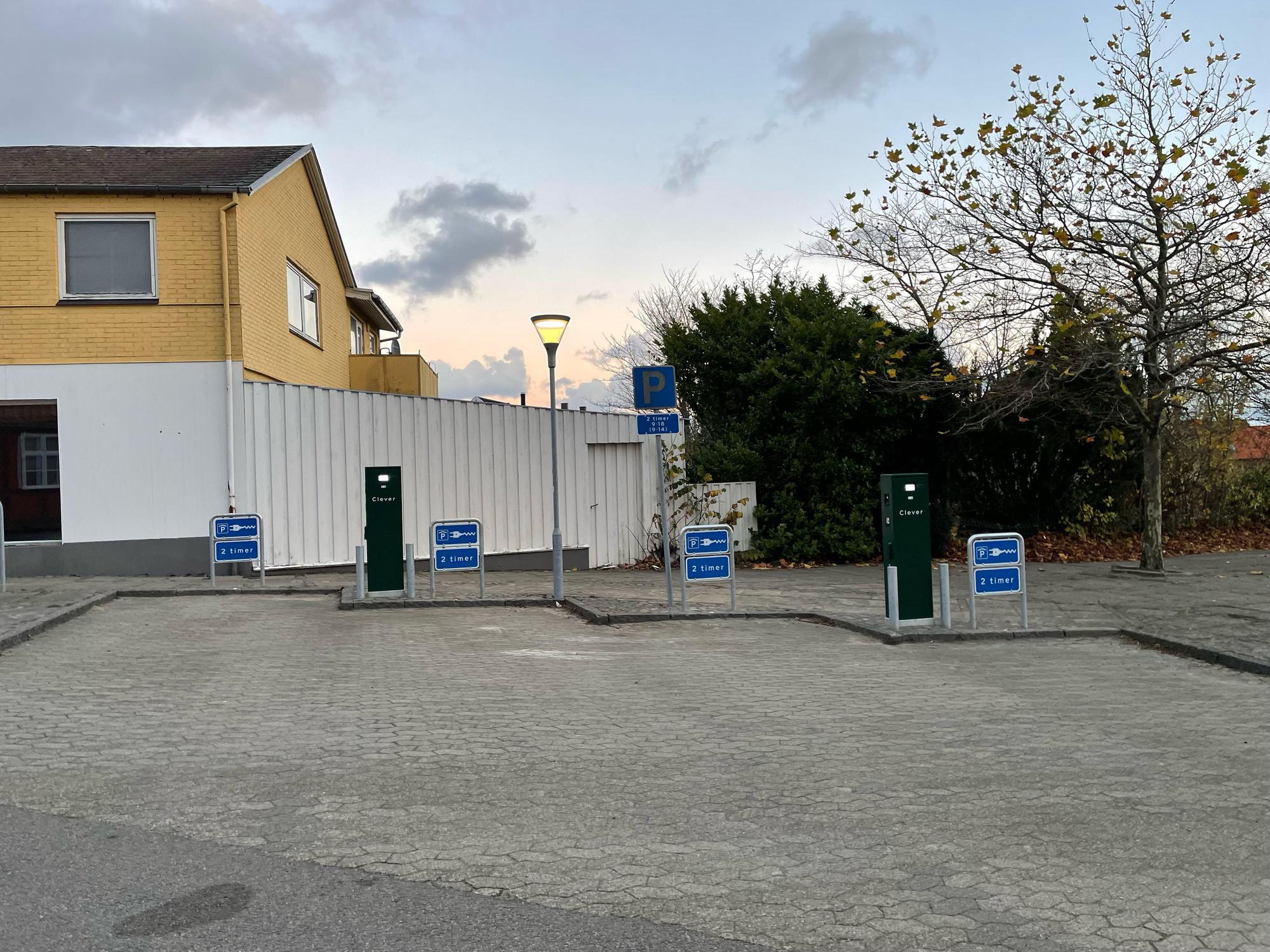 Smedegade Parkeren | 4 Smedegade, Aakirkeby, 3720, DNK | EV Station
