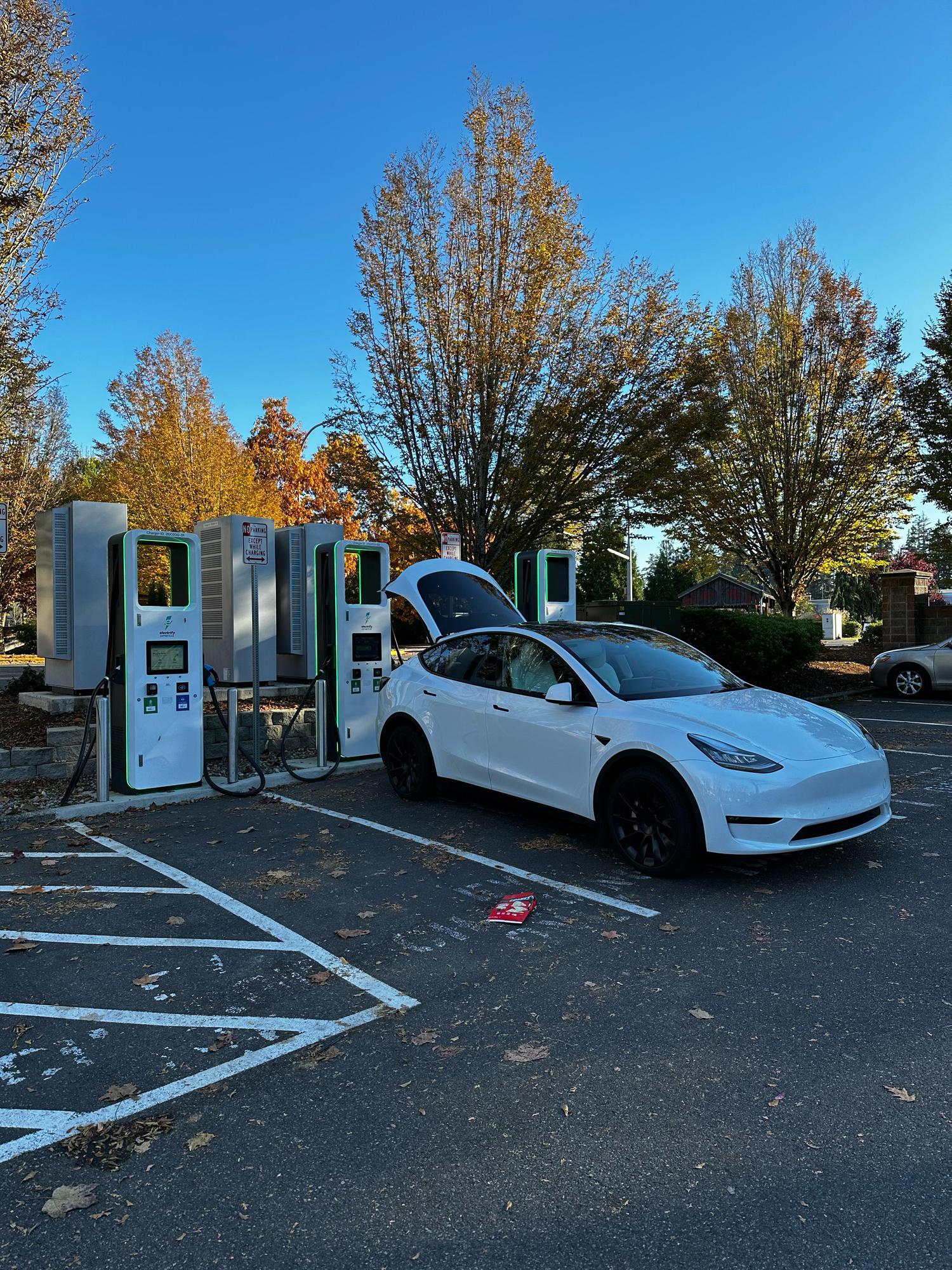 Target | Redmond, WA | EV Station