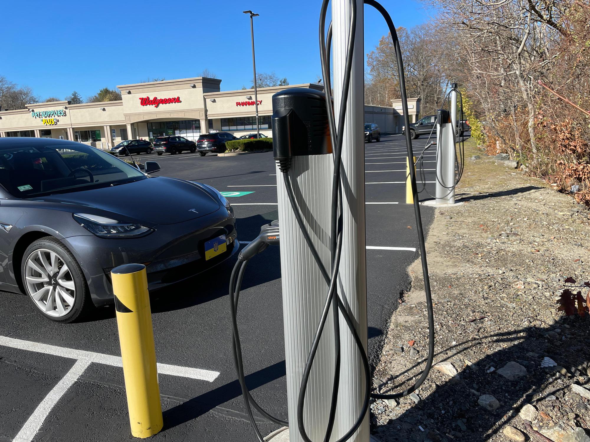 Walgreens | North Providence, RI | EV Station