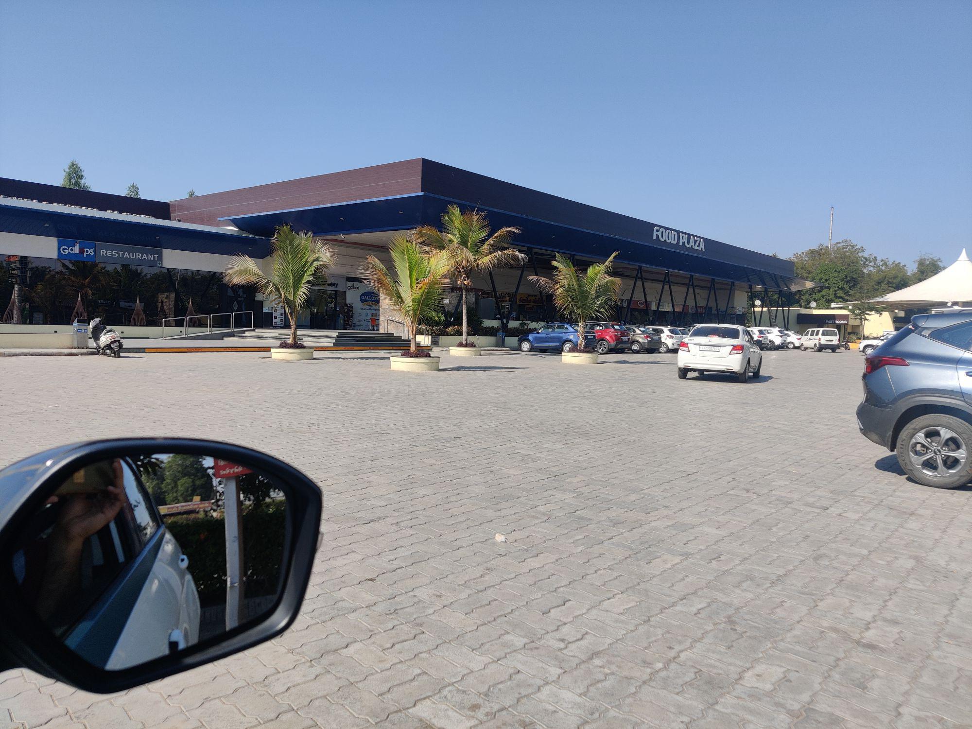 Gallops Food Plaza | Anand, GJ | EV Station