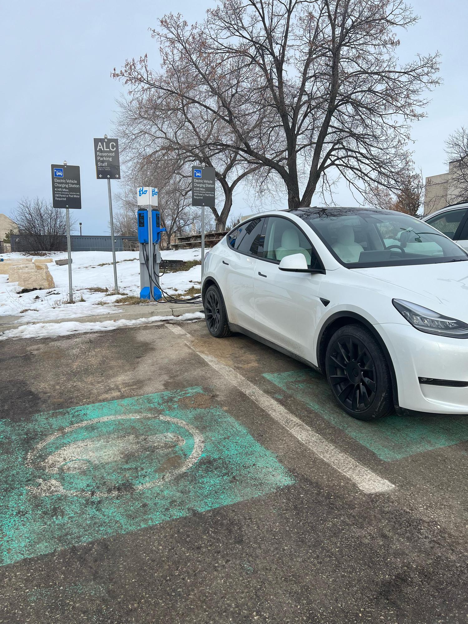 University of Manitoba - Active Living Center | Winnipeg, MB | EV Station