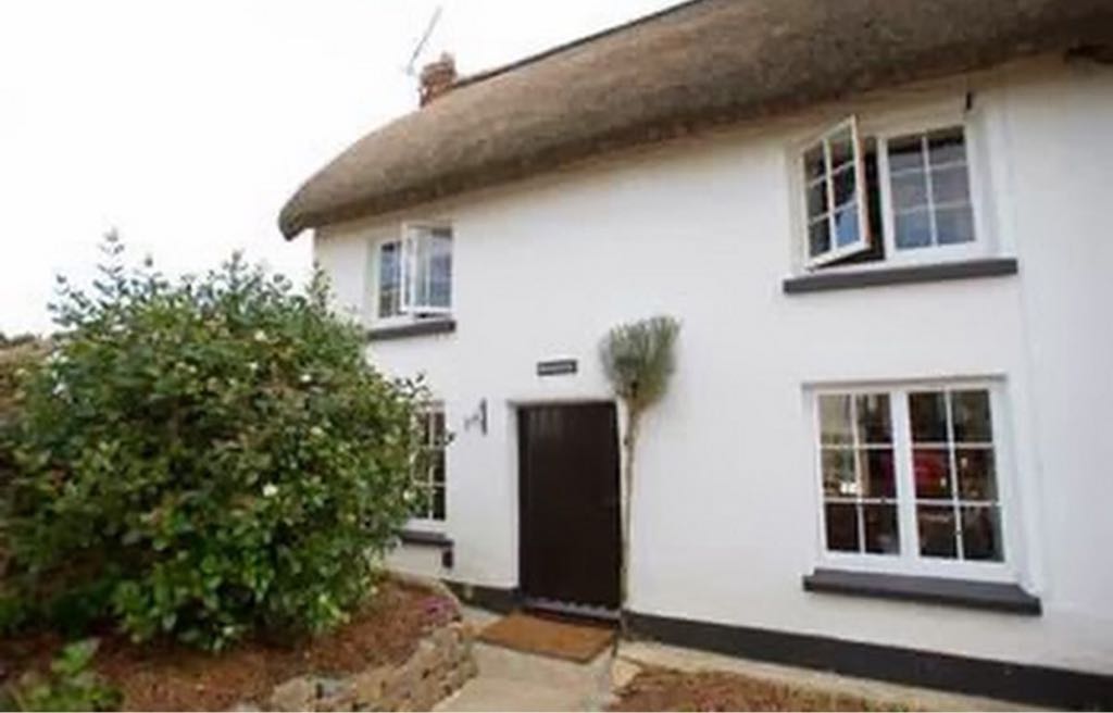 Rose Cottage | High Bickington, England | EV Station
