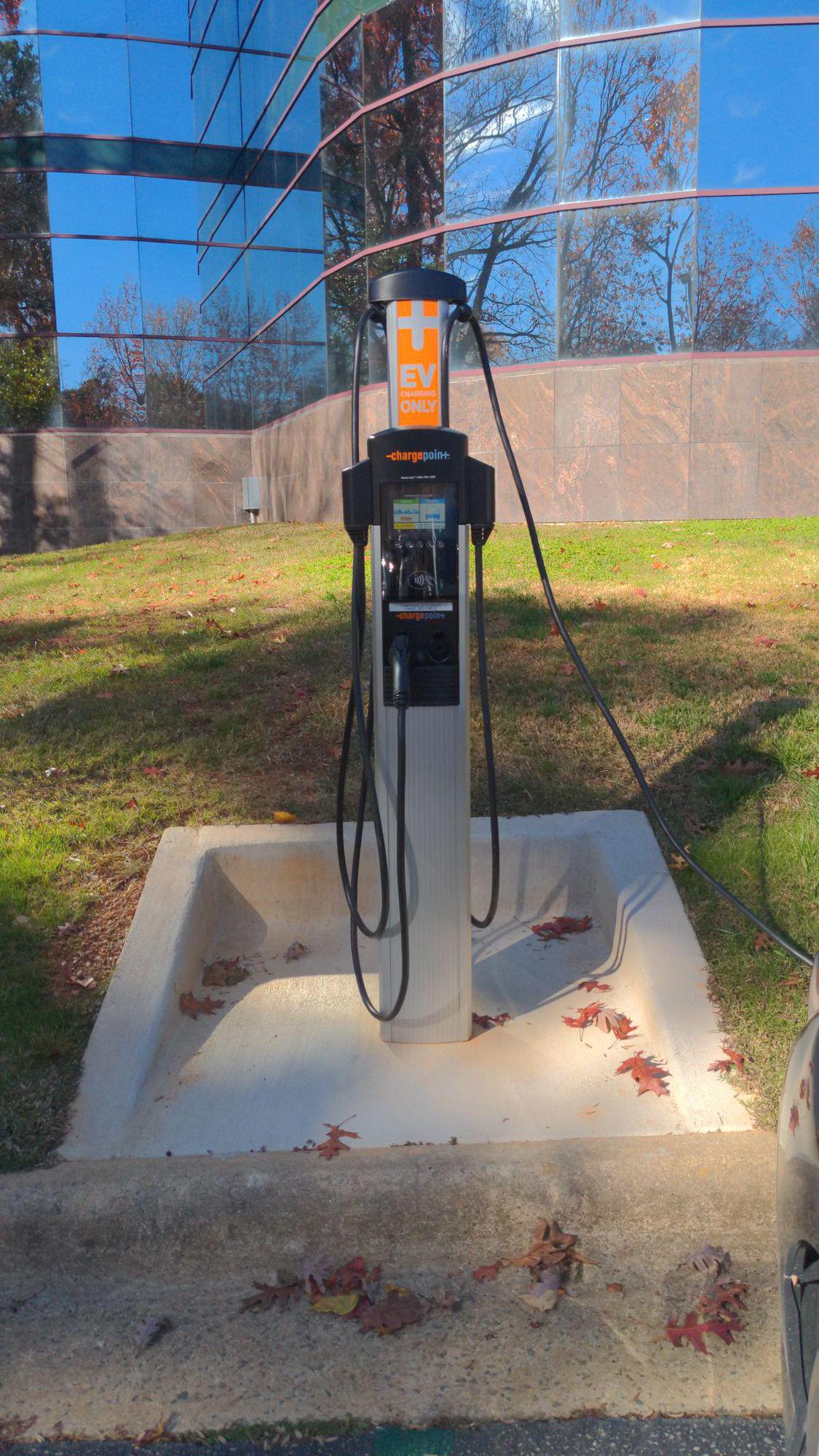 CrossPointe II | Raleigh, NC | EV Station