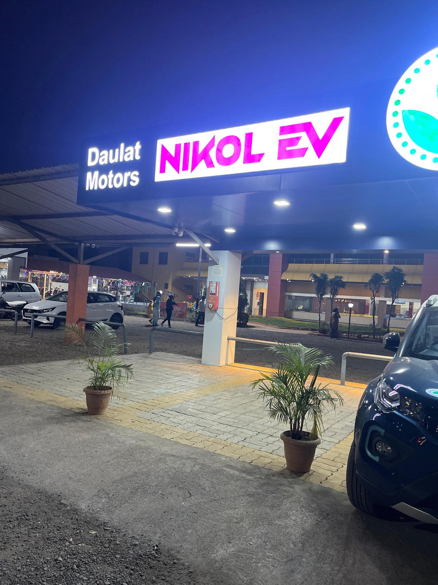 Hotel Daulat Food Mall 50kW DC Nikol EV | Shirwade Wani, MH | EV Station