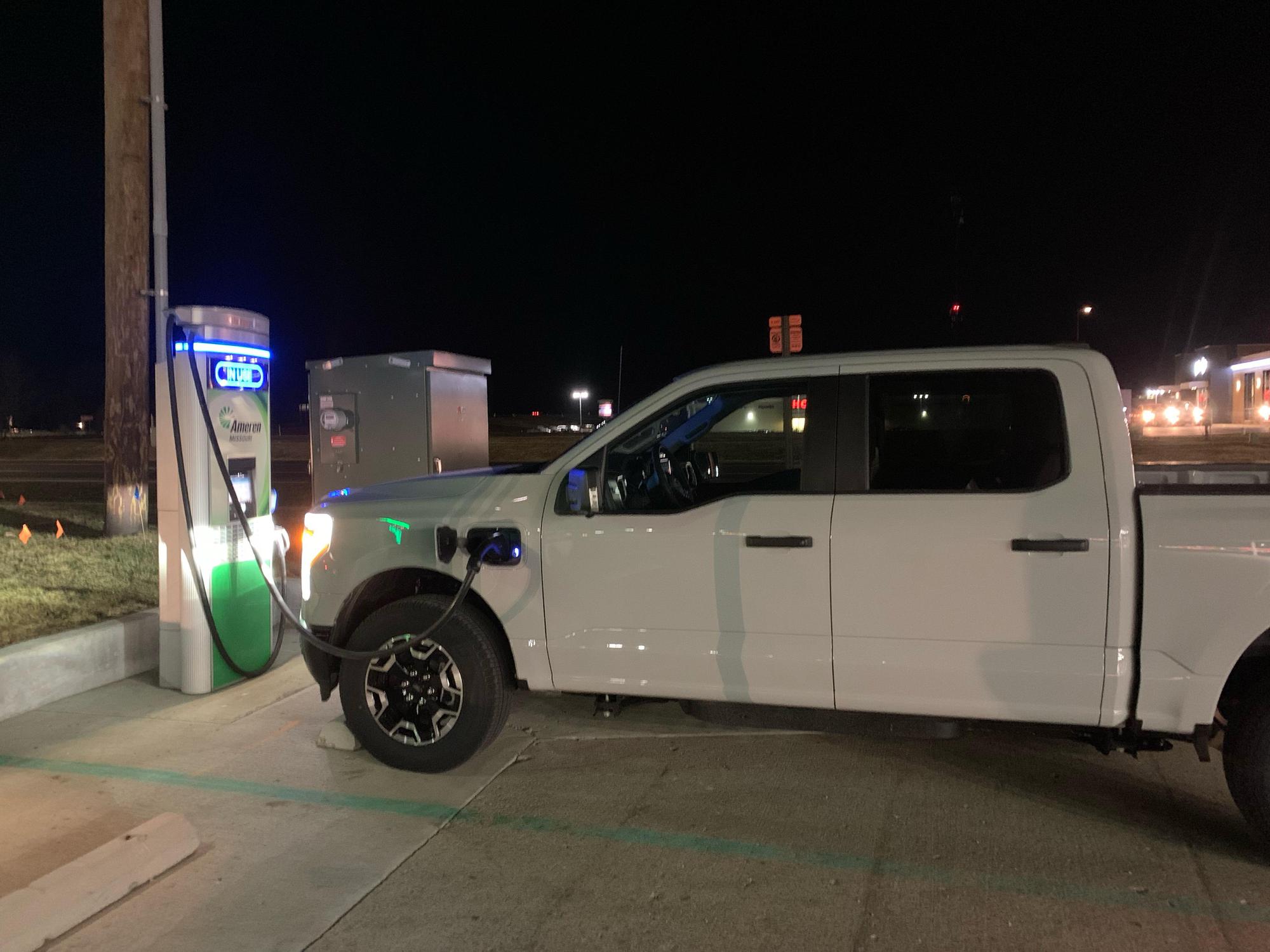 Ayerco | Kirksville, MO | EV Station