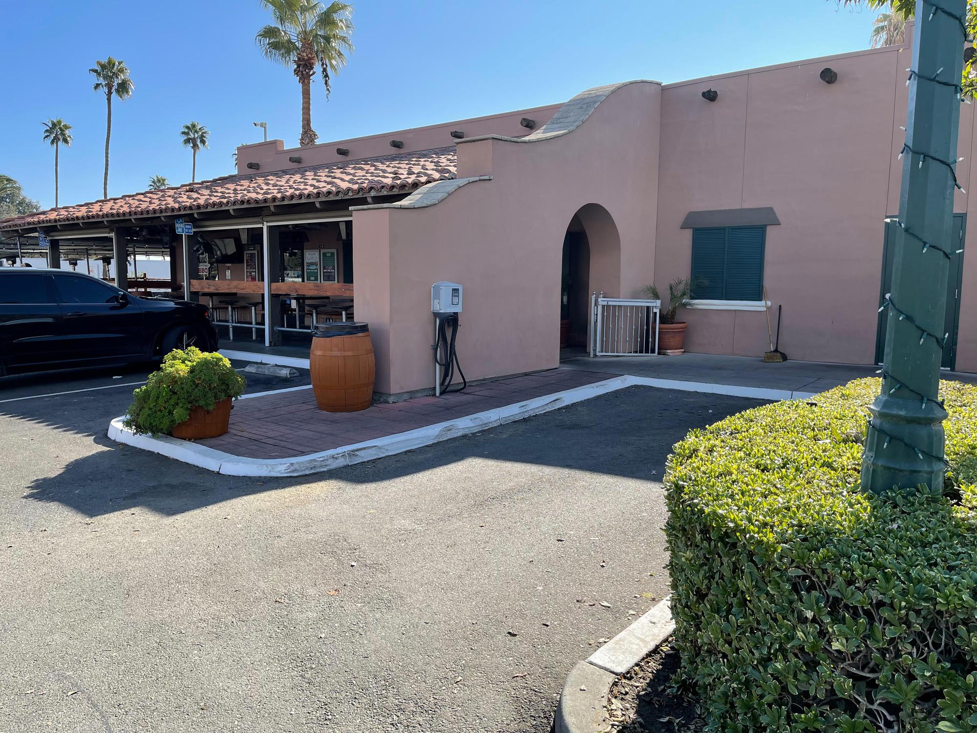 Harris Ranch Inn & Restaurant (2) | Coalinga, CA | EV Station