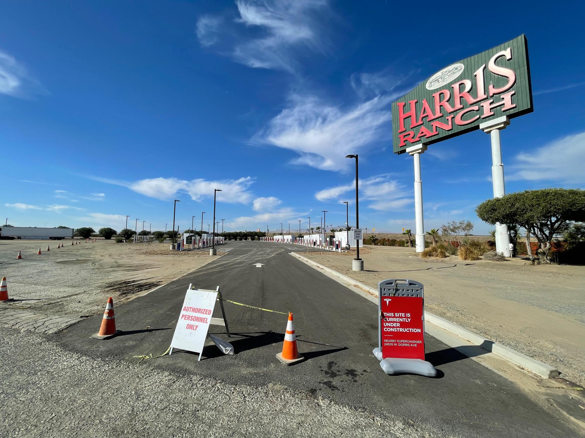 Harris Ranch Inn & Restaurant (2) | Coalinga, CA | EV Station