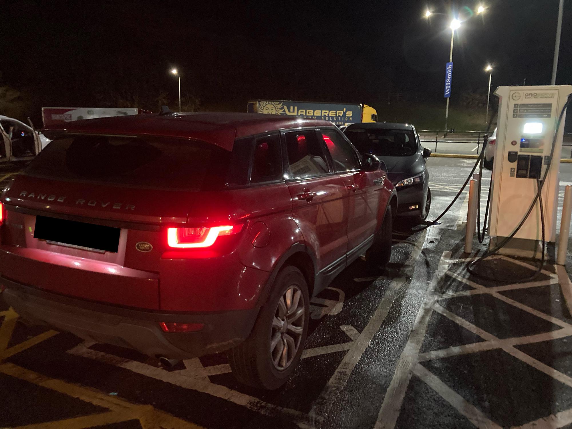 Welcome Break Keele Southbound Services M6 (1) | Keele, England | EV ...