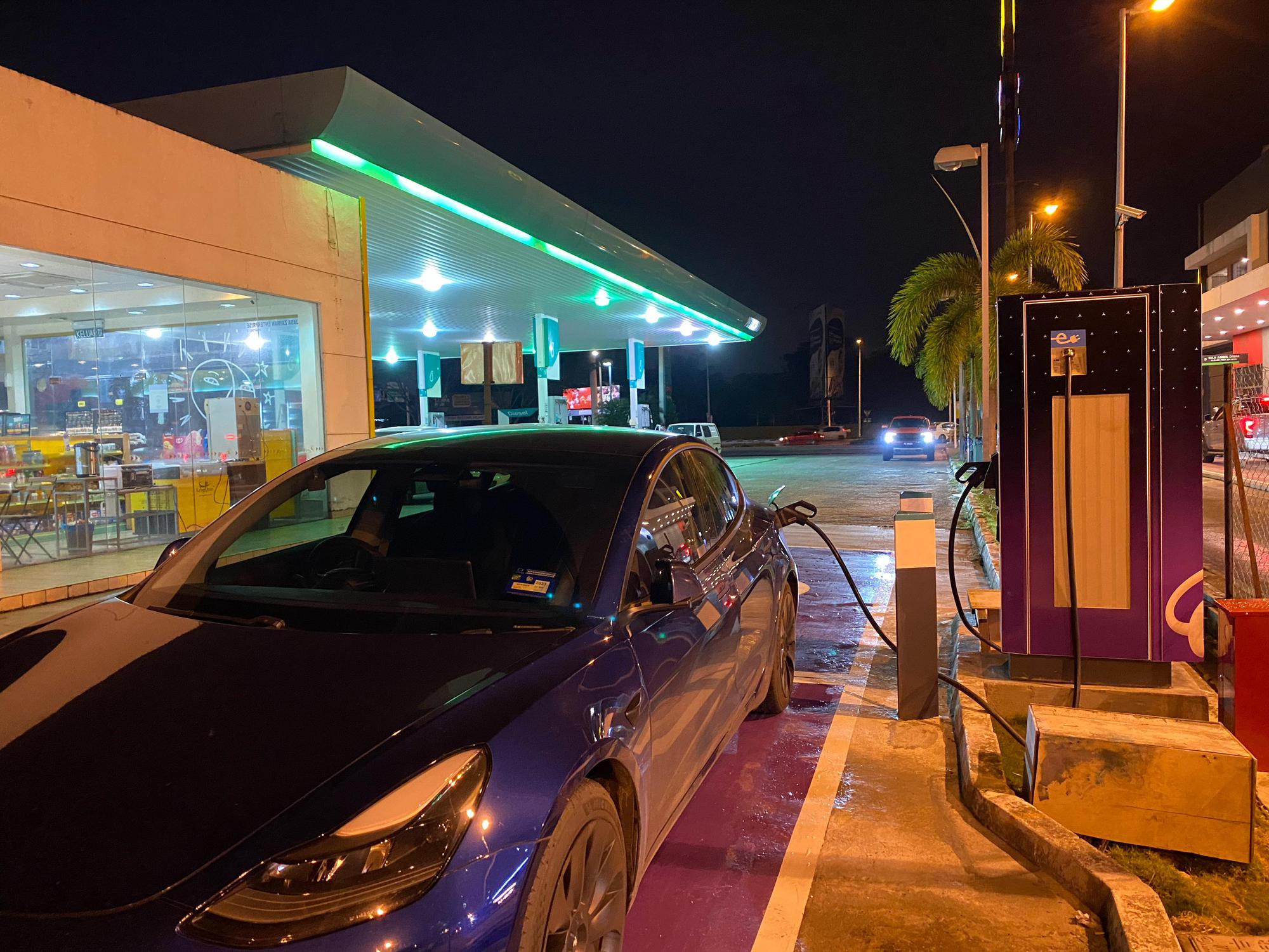 Petronas Jalan Sultan Azlan Shah Ipoh | Ipoh, Perak | EV Station