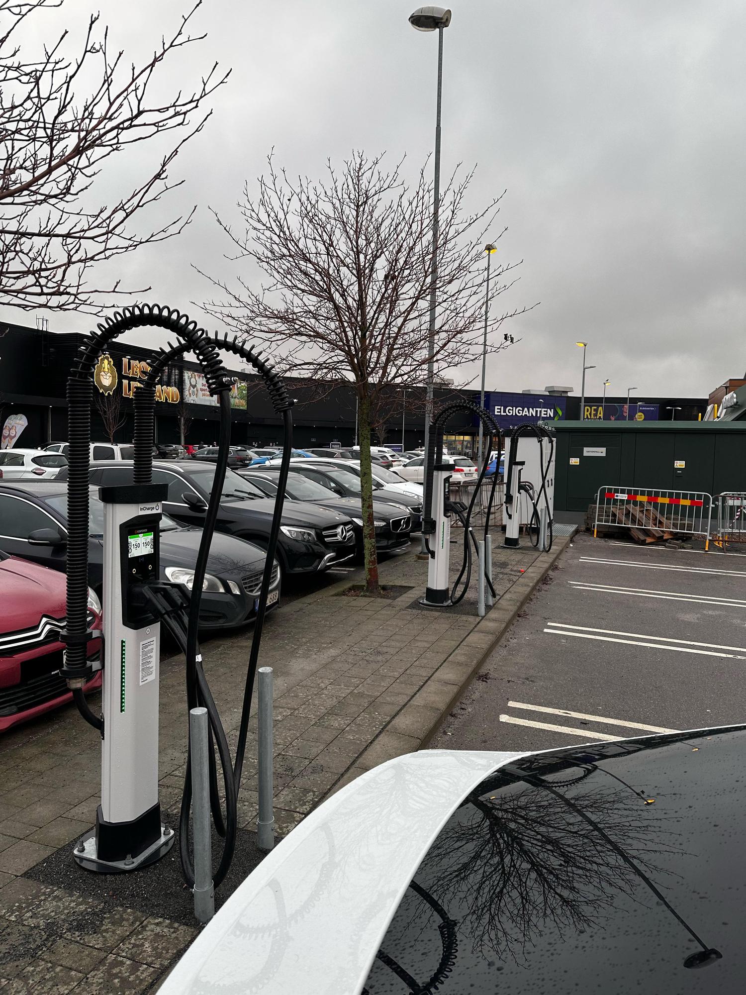 #Bernstorp | Vassvägen 20-26, 232 91 Arlöv, Sweden | EV Station