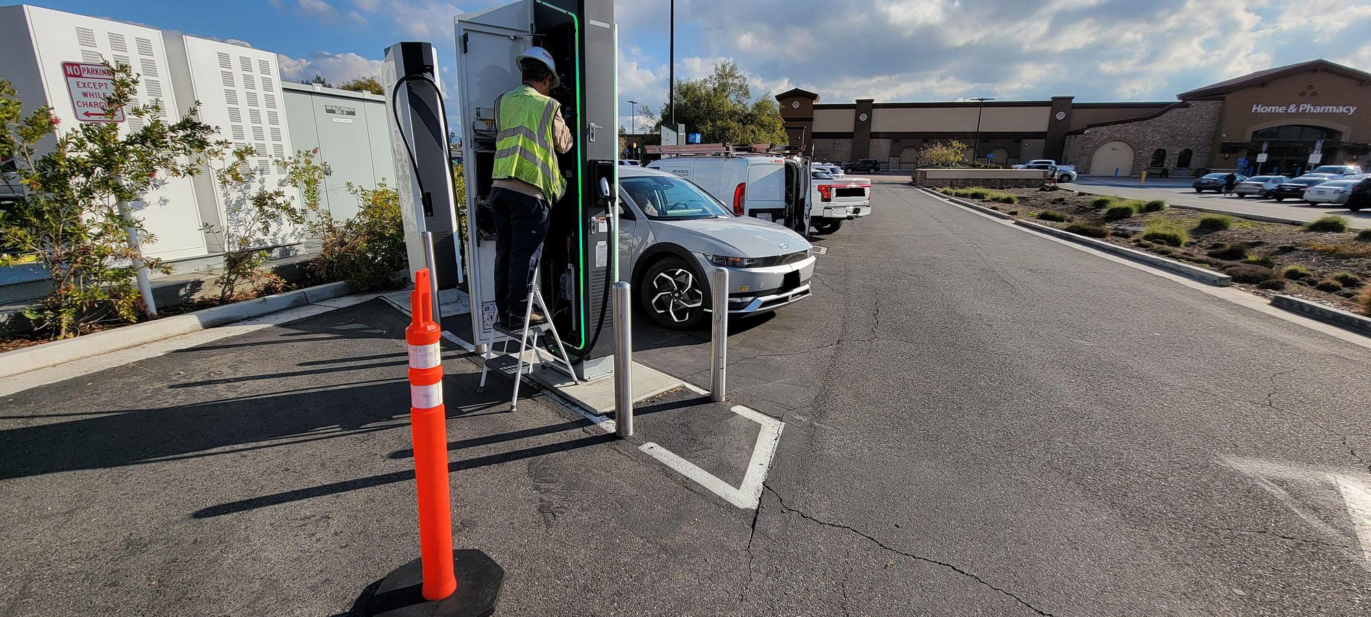 Walmart Supercenter Riverside | Riverside, CA | EV Station