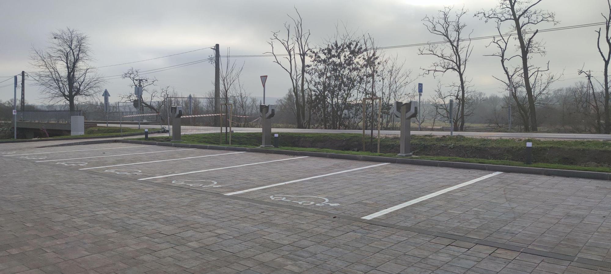 Hattyú Híd (Coming Soon) | Felcsút, Fő u. 1, 8086 Magyarország | EV Station