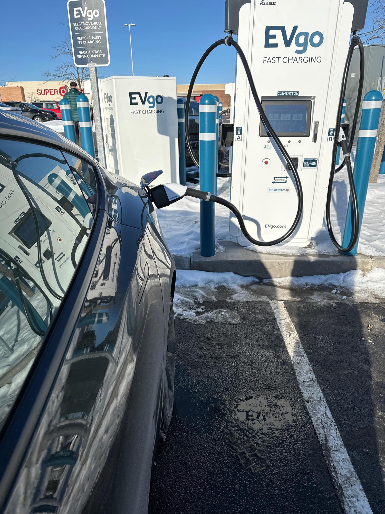 Target Roseville | Roseville, MN | EV Station