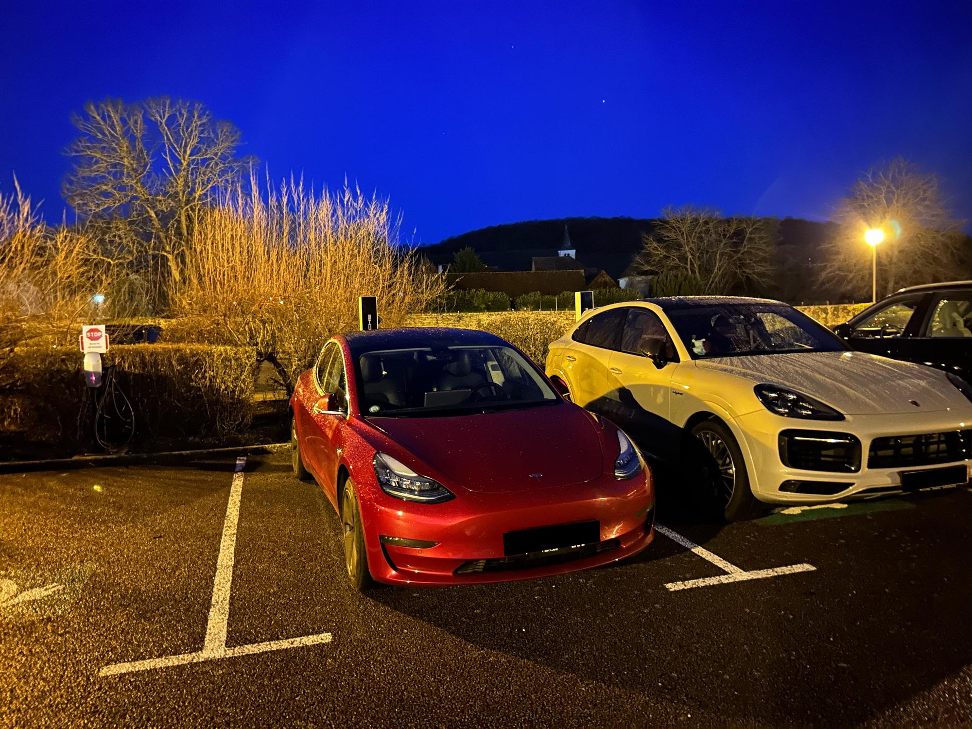 Porsche Destination Charger | Chailly-sur-Armançon, Bourgogne-Franche ...