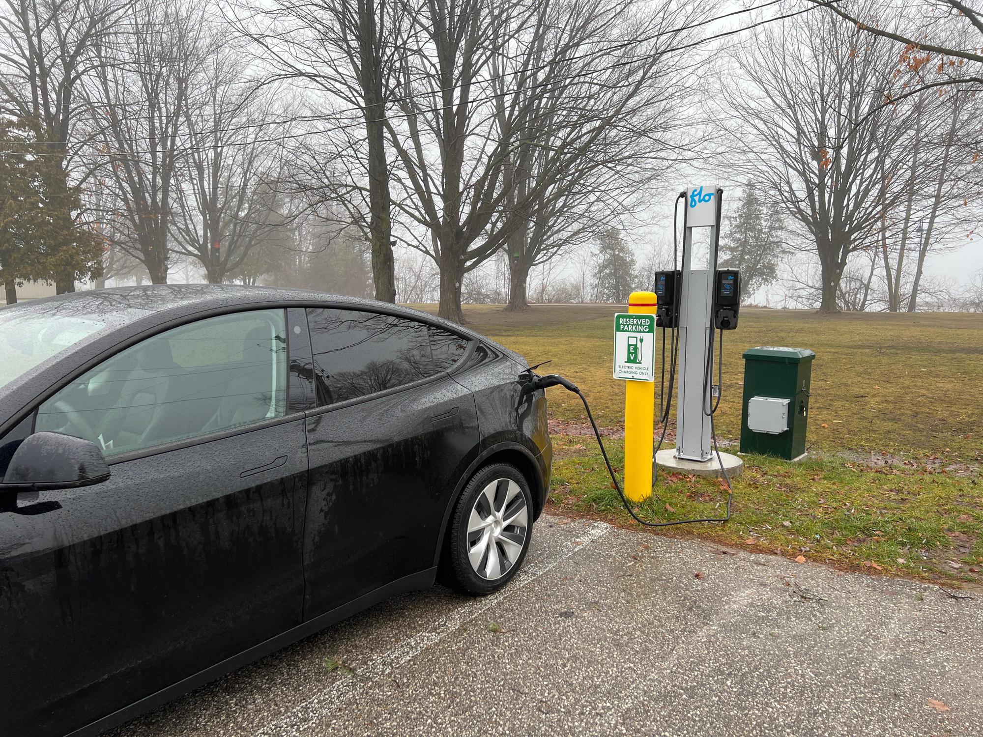 Innisfil Beach Park | Innisfil, ON | EV Station