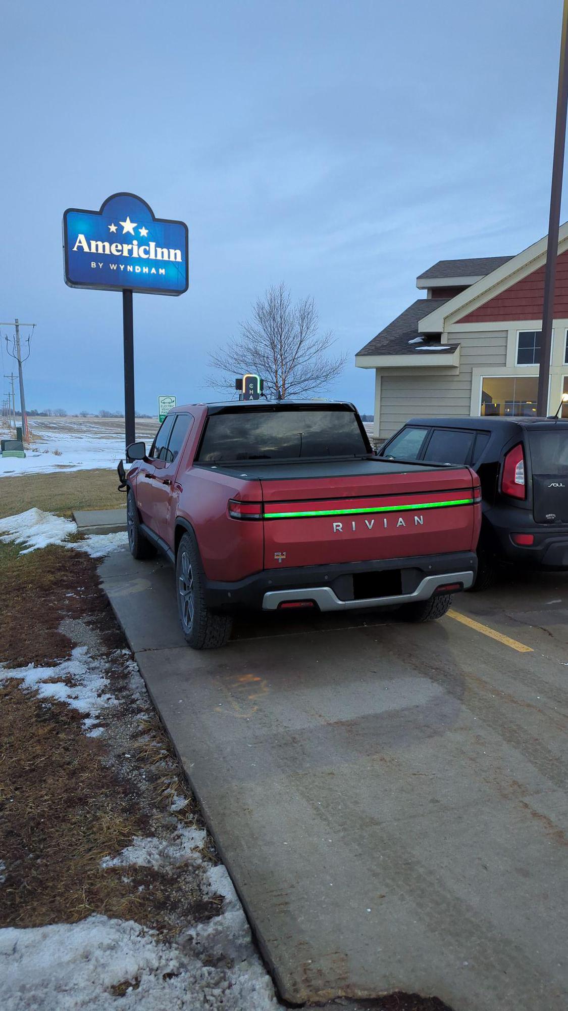 AmericInn by Wyndham Osage | Osage, IA | EV Station