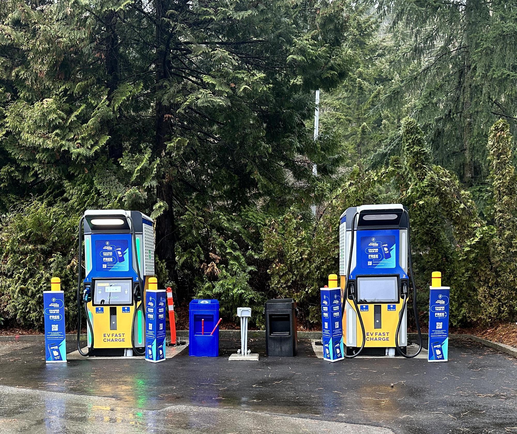 On the Run - Convenience Store | West Vancouver, BC | EV Station