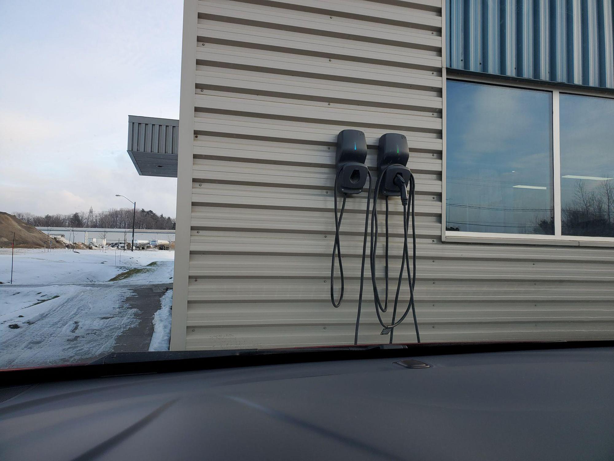Acier Picard | Lévis, QC | EV Station