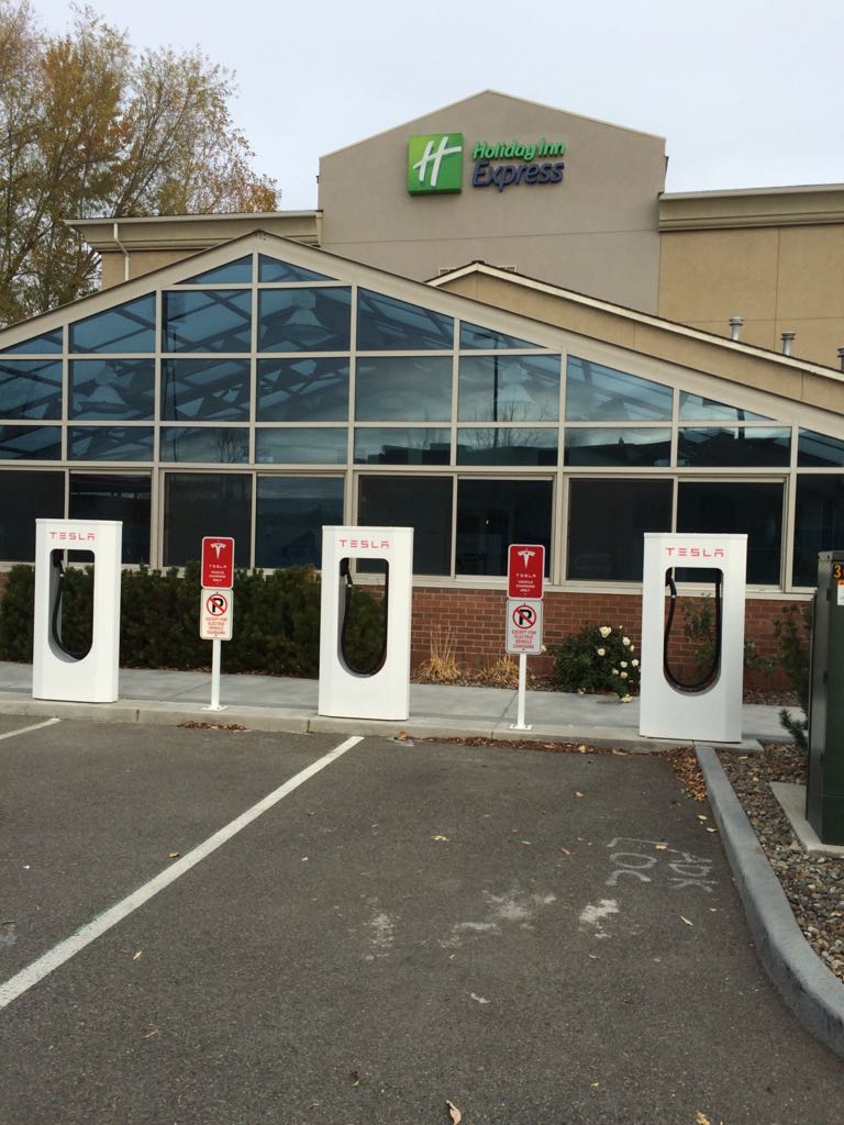 Holiday Inn Express Ellensburg (2) | Ellensburg, WA | EV Station