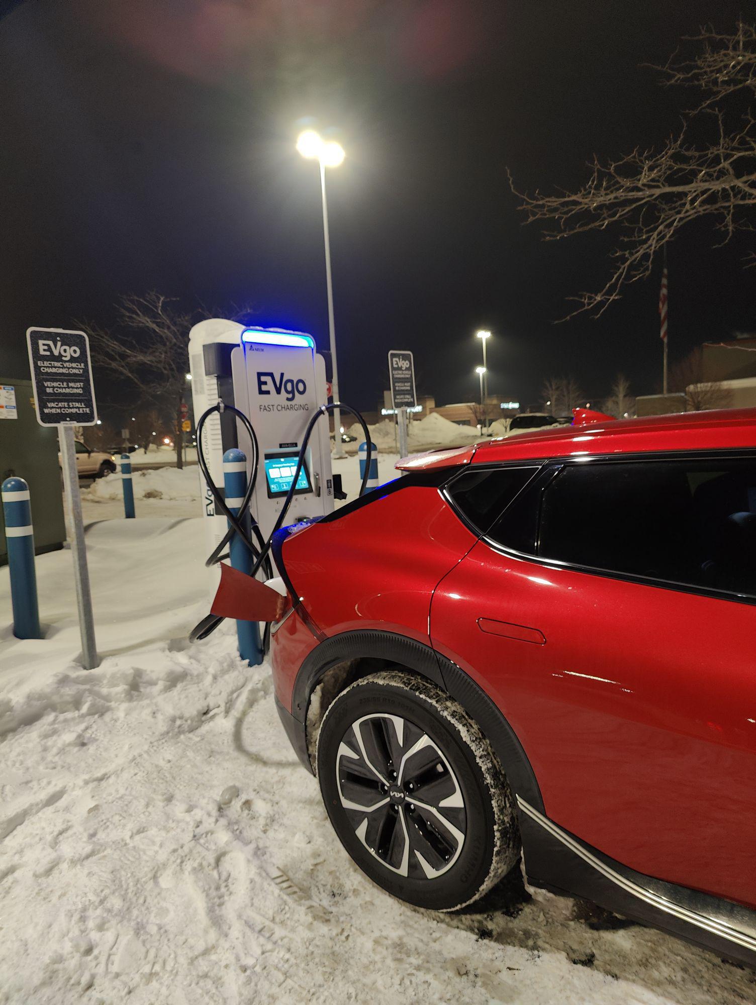 Target Roseville | Roseville, MN | EV Station