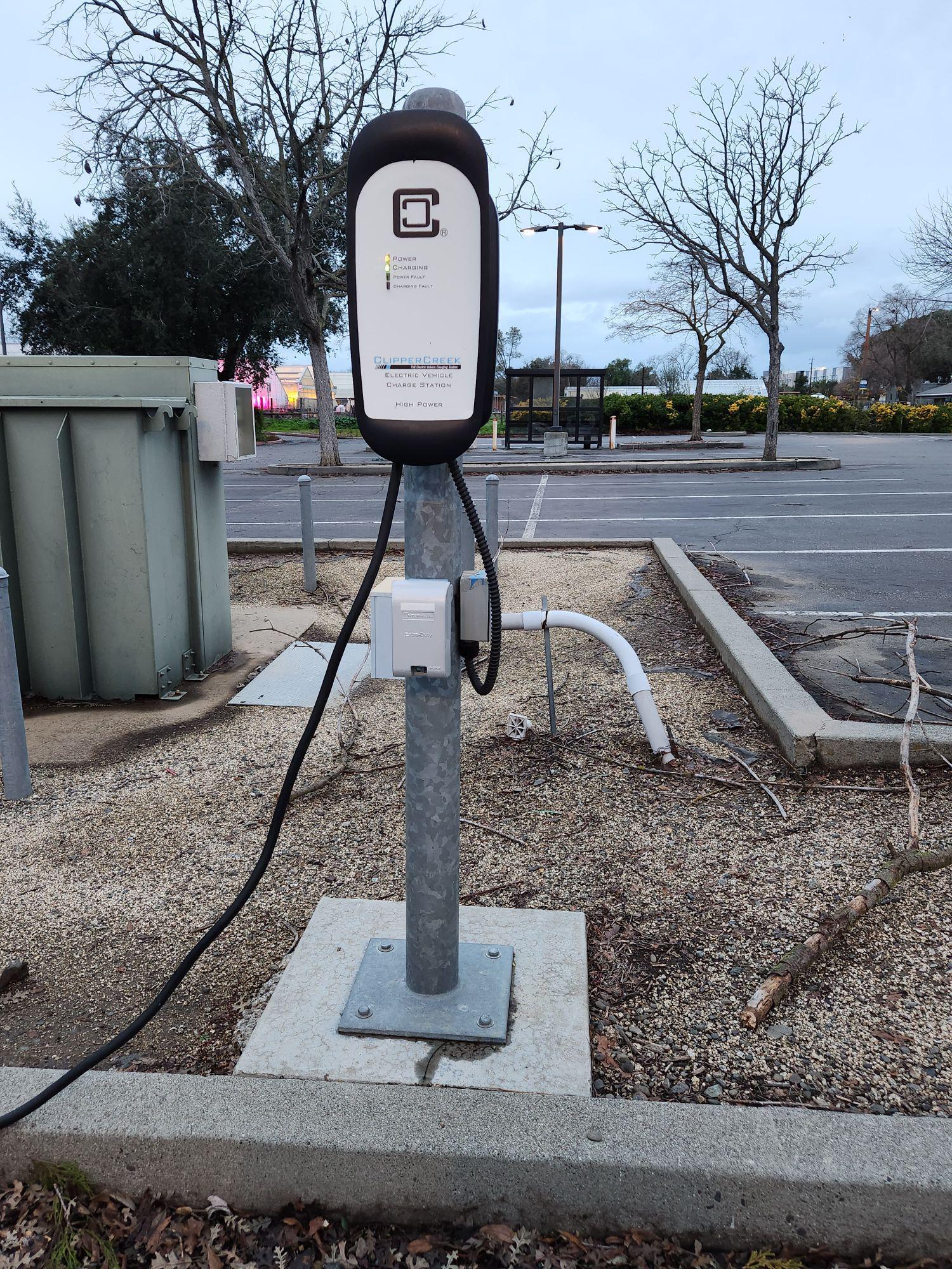UC Davis - Parking Lot 35 | Davis, CA | EV Station