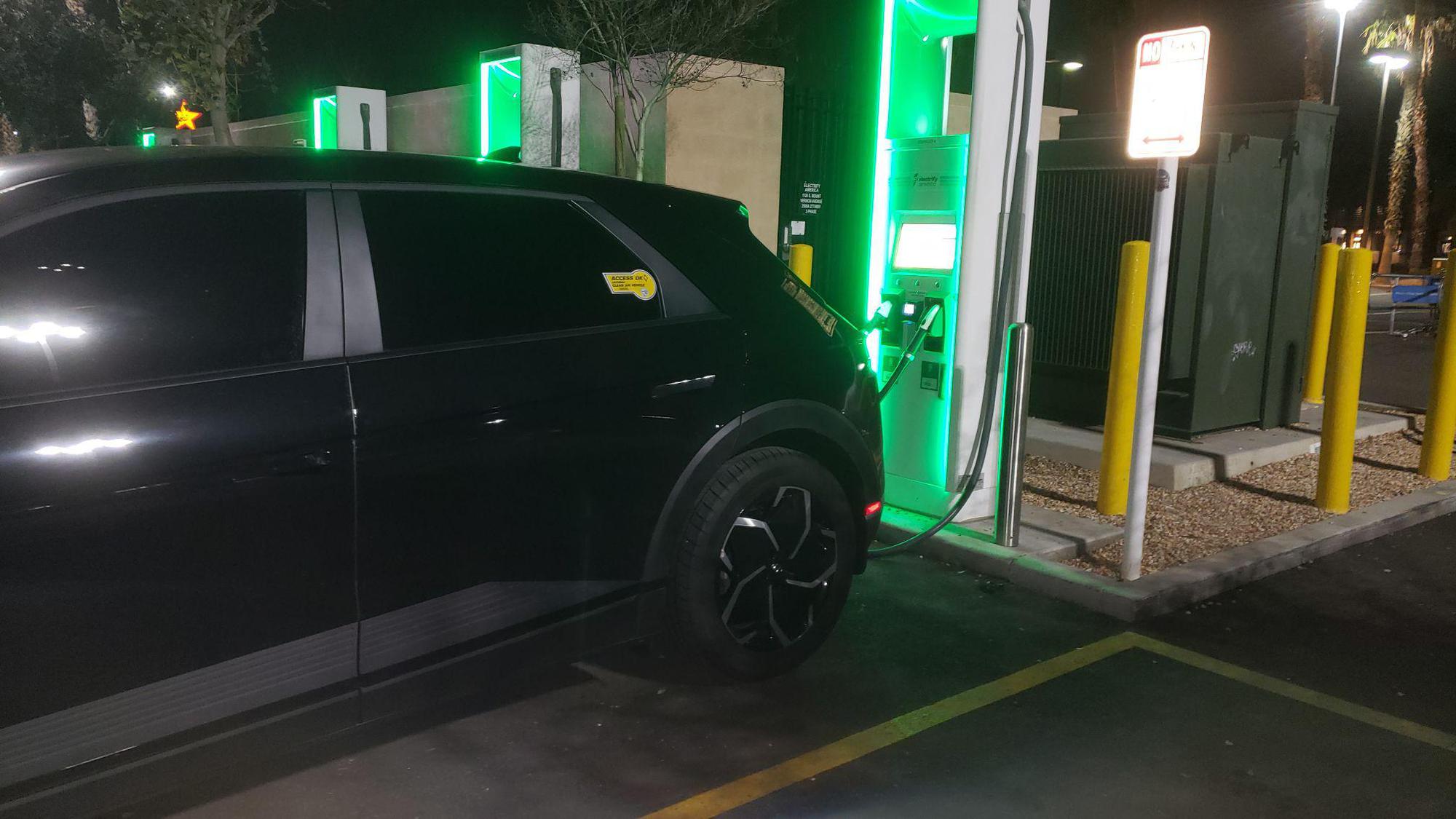 Walmart Supercenter Colton | Colton, CA | EV Station